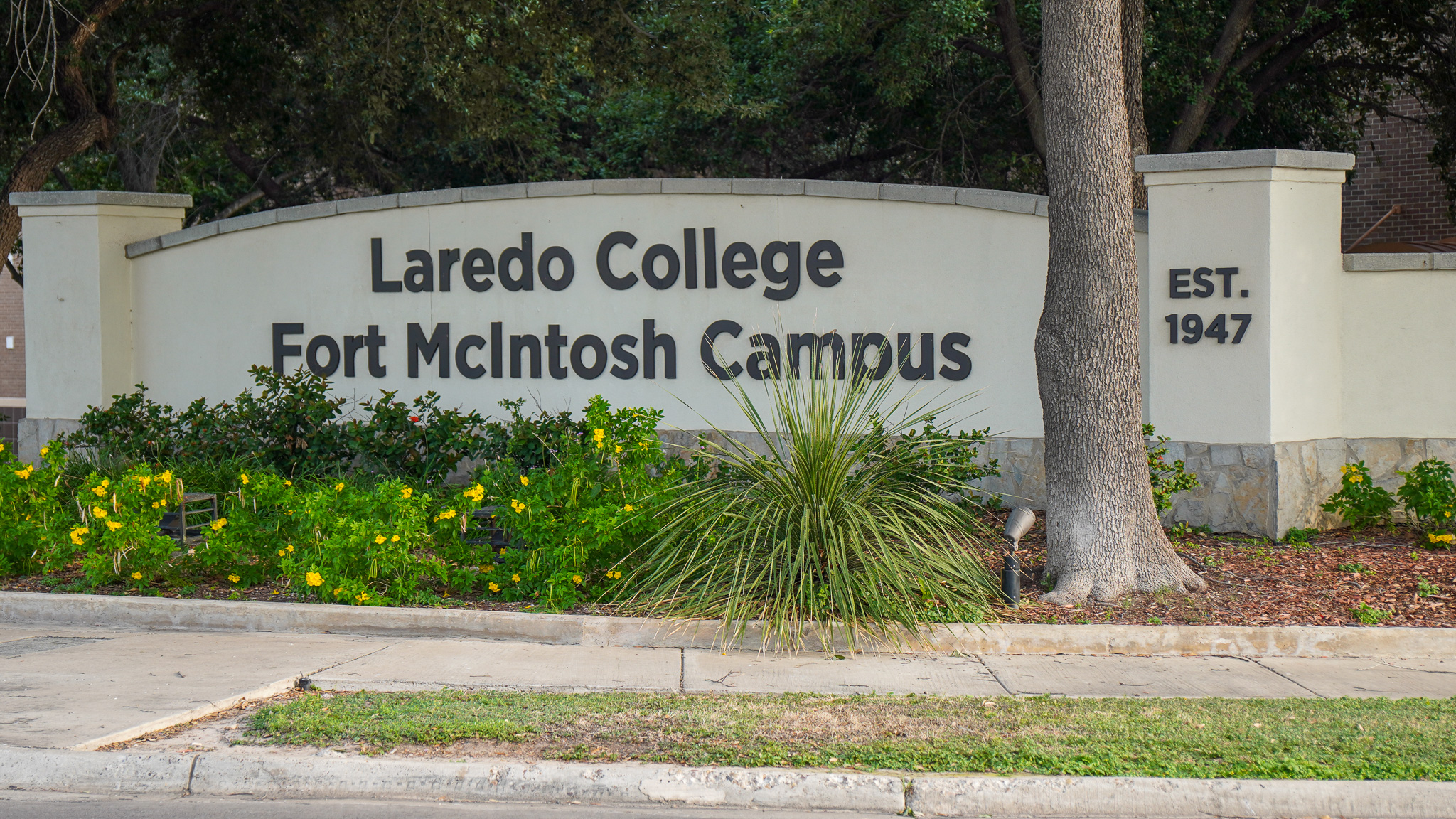 Laredo schools, colleges announce winter break closures, reopen dates