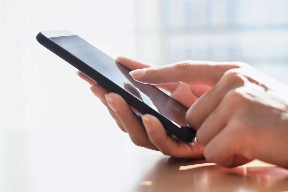 Americans check phones every 5 minutes, study finds