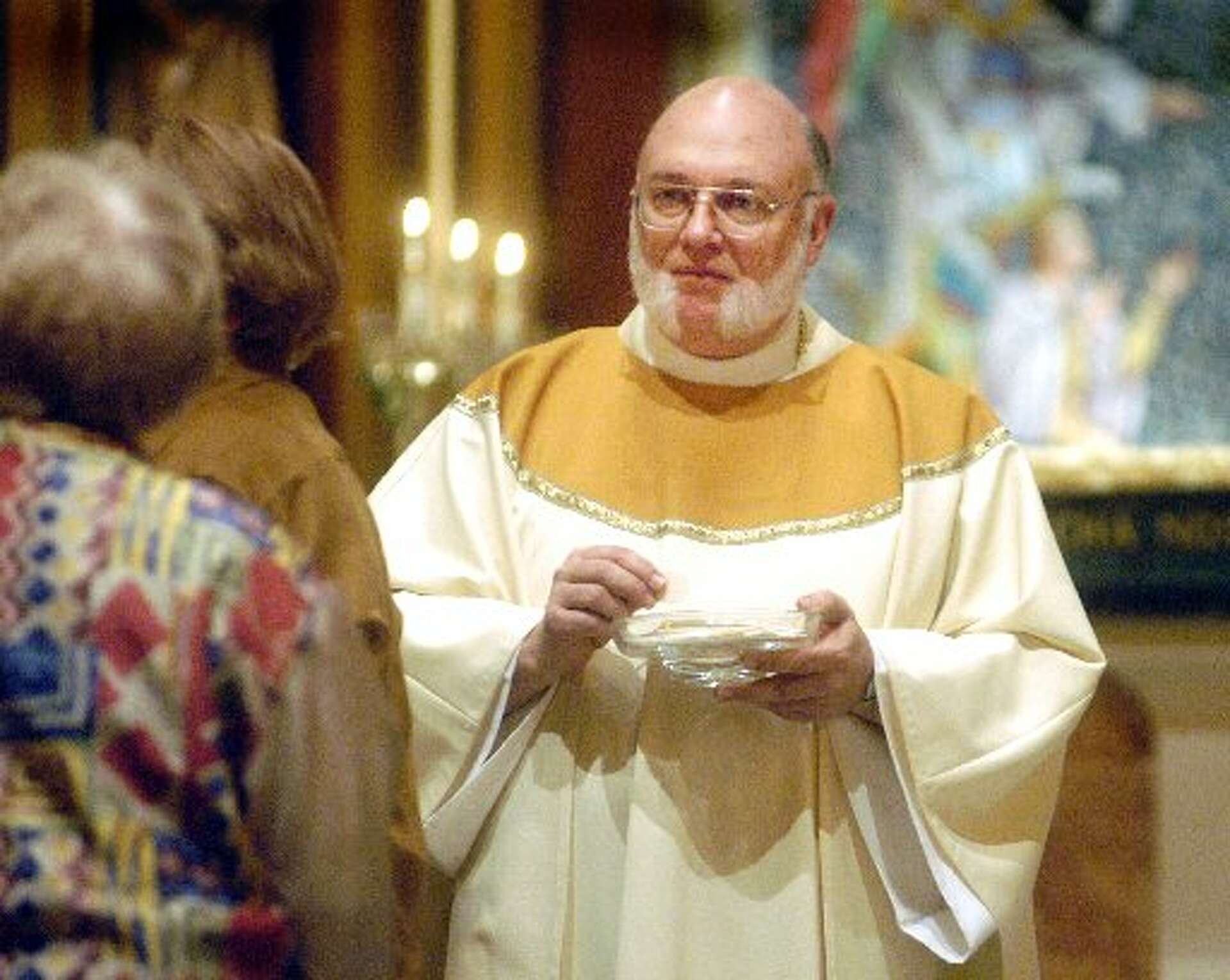 Bridgeport's long-serving priest, Monsignor William Scheyd, dies at 85