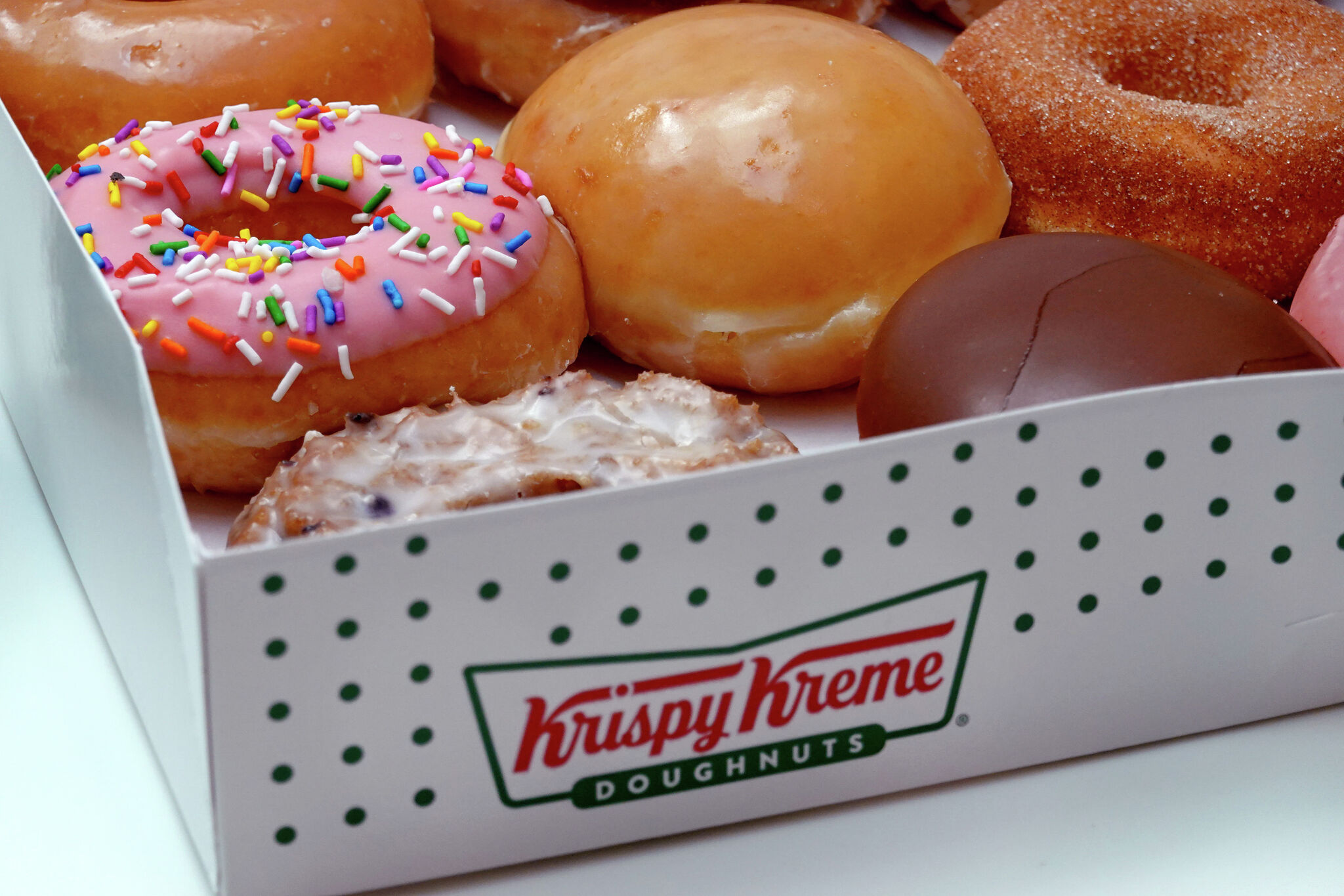 Krispy Kreme, Dunkin' Donuts to give out free donuts on Friday