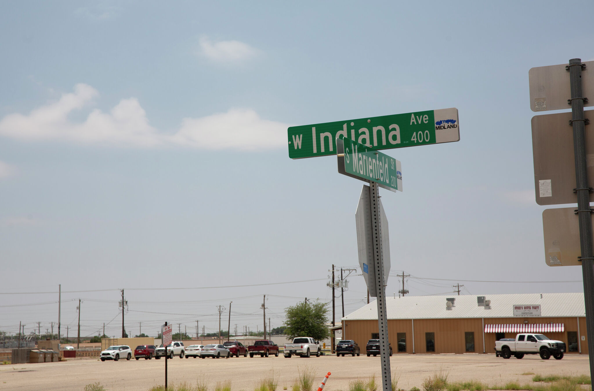 Pecos County deputy shot during traffic stop in Iraan; suspect killed