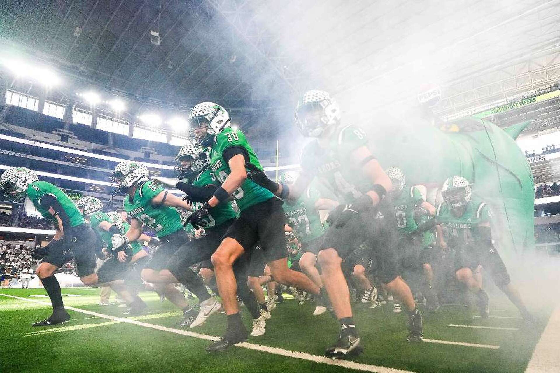 Vandegrift football stifles Southlake Carroll to win first UIL state title