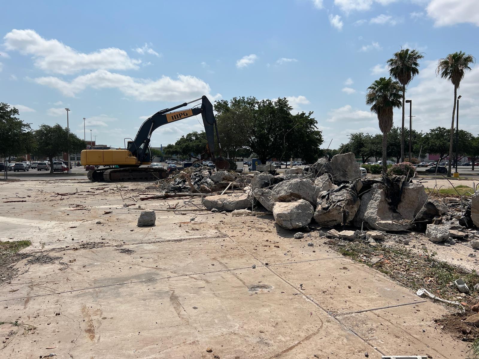 Johnny Carino's begins rebuild in Laredo after building lost to fire