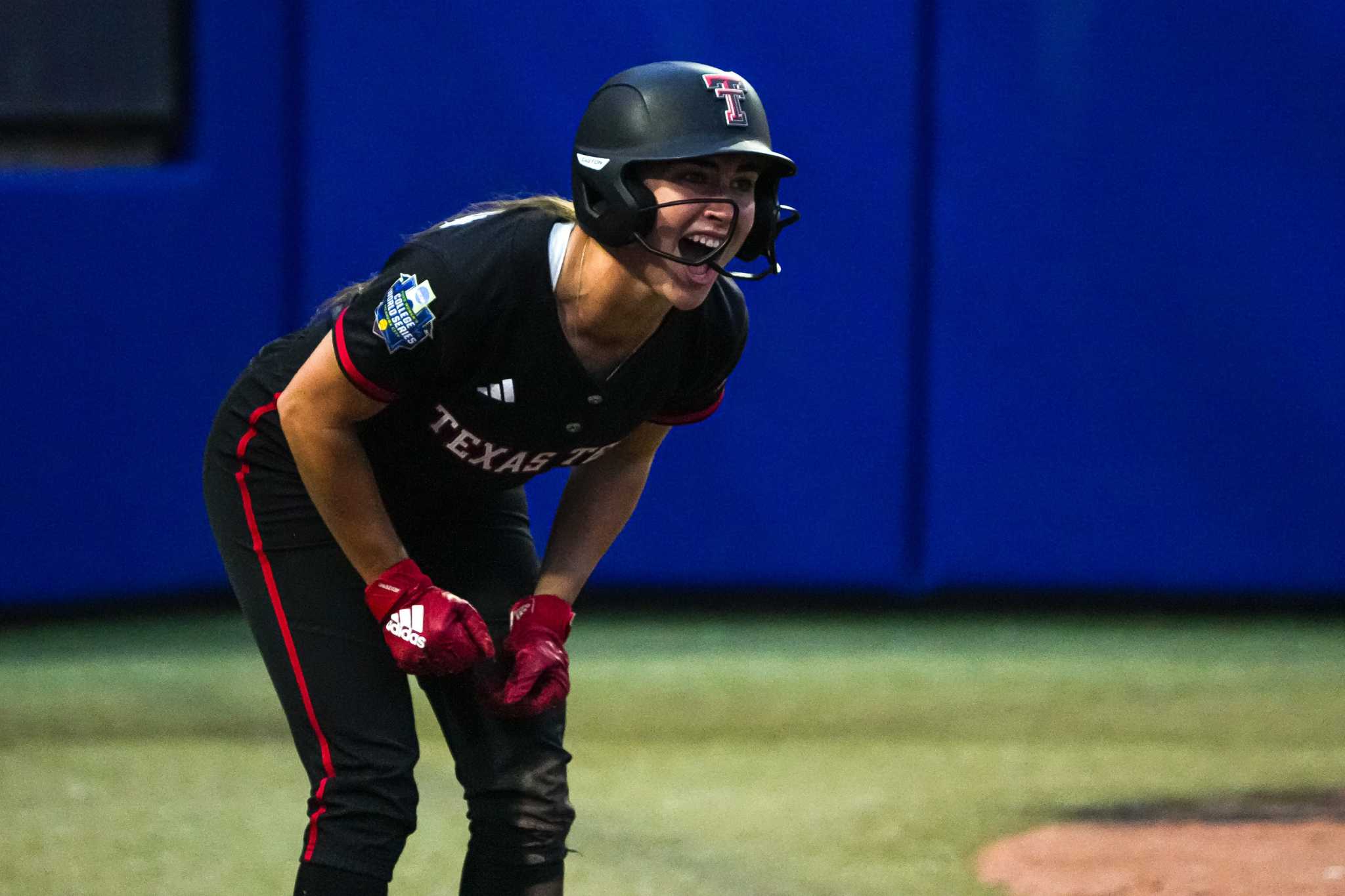 Reaction to Texas softball's WCWS loss to Texas Tech: 'SERIES EVEN'