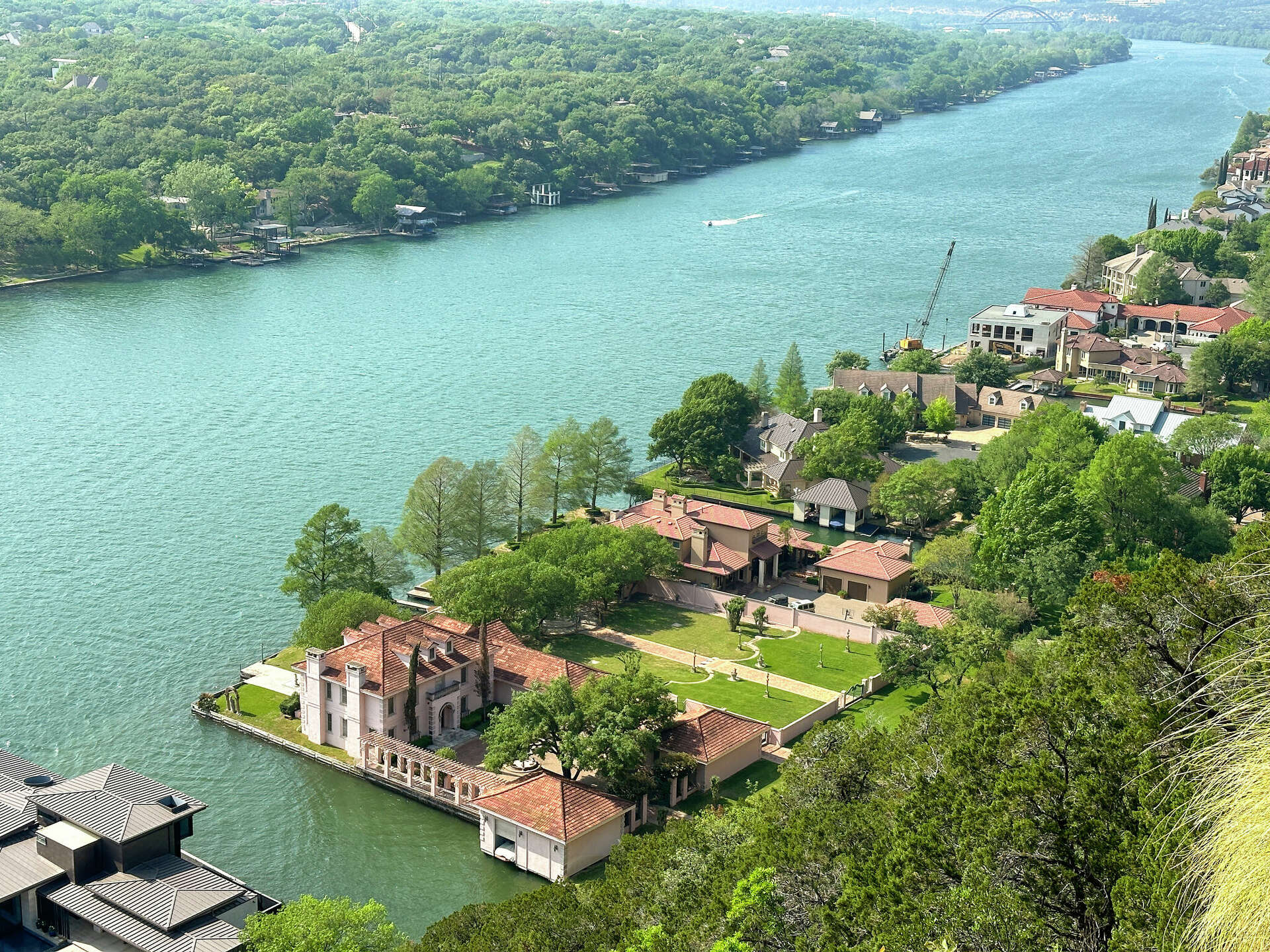 Million-dollar Lake Austin homes make Texas hikers feel poor