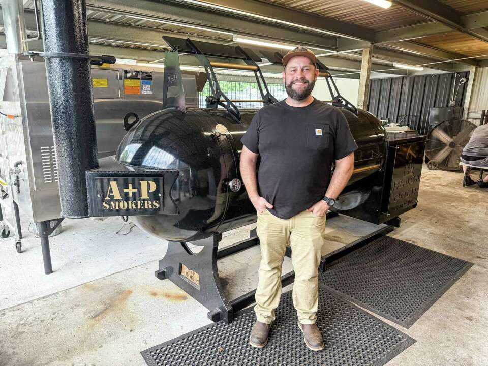 Buna rallies around Black Gold Barbeque by East Texas native