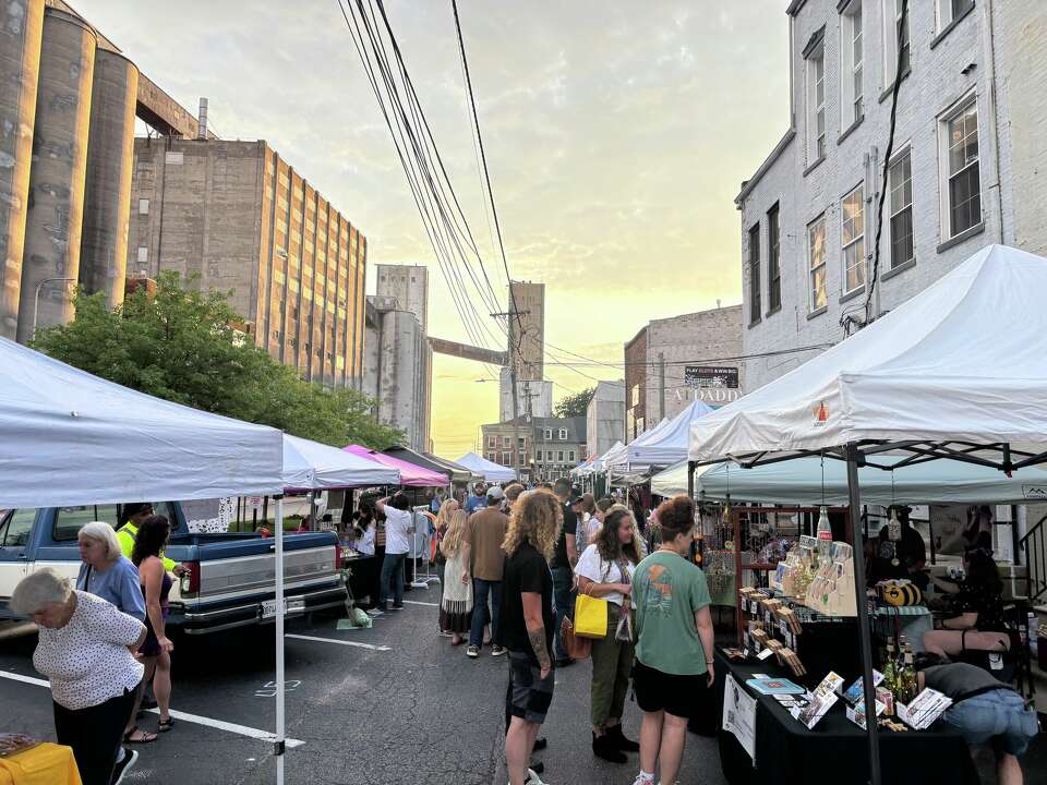 Alton Night Market draws crowd to new downtown location for 2025