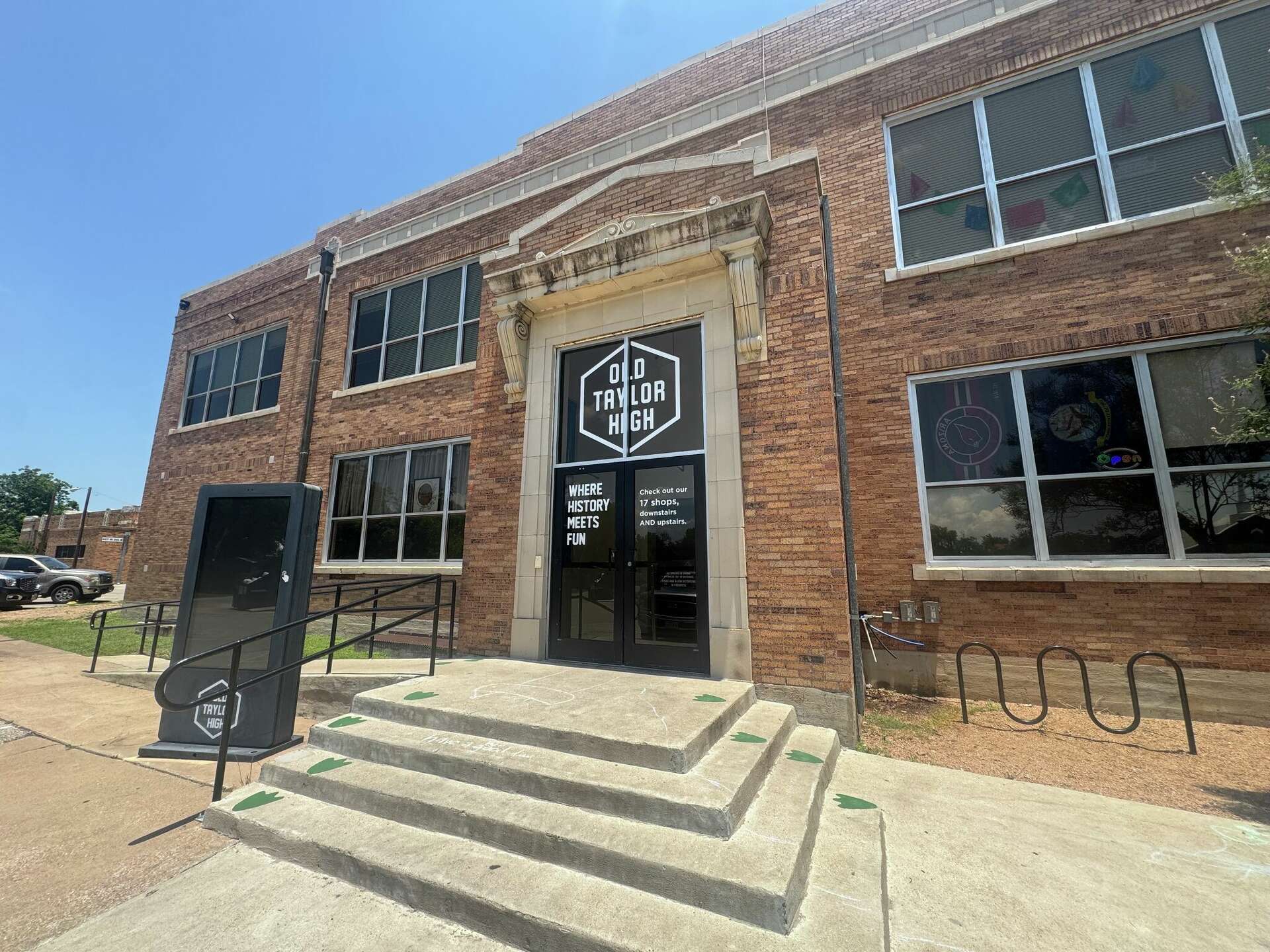Tiny Texas high school transformed into massive tourist hot spot