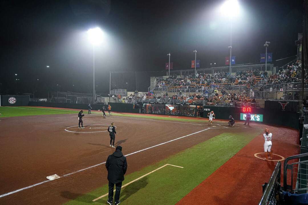 Texas softball: 5 things to know after the first 3 weeks of season