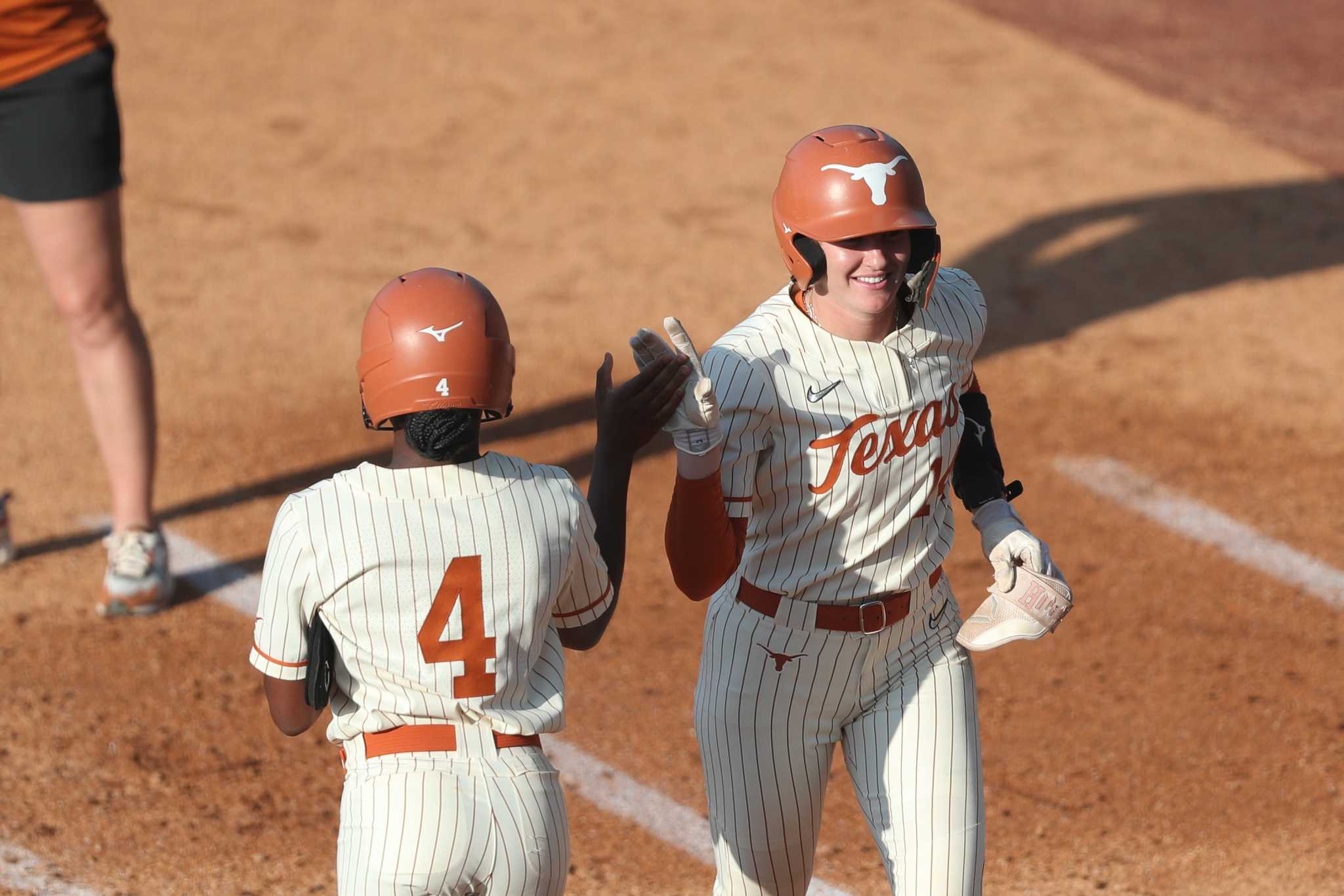 Texas vs Ole Miss softball score today: Replay, highlights from UT win