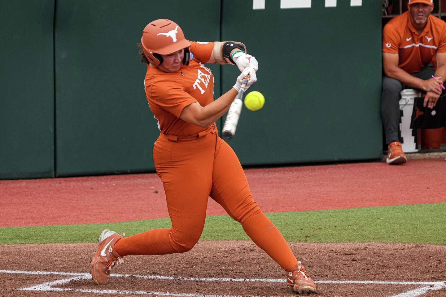 NCAA softball tournament: Times, dates set for Texas vs Clemson