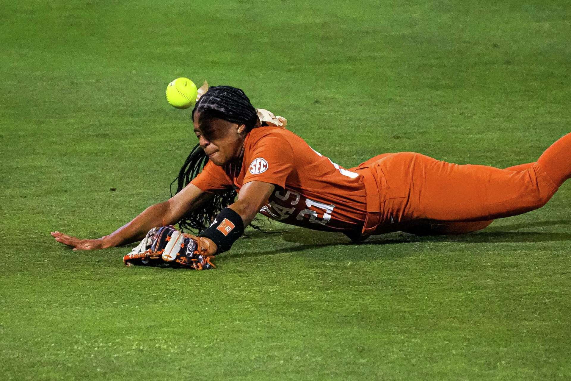 Texas vs Clemson game score: Replay, highlights as Tigers win game 1 of ...