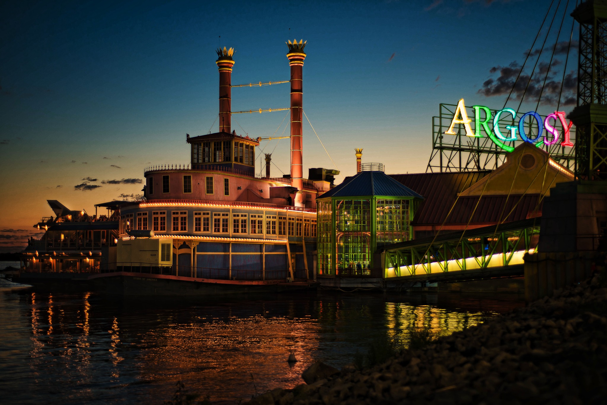 Argosy Casino Alton hosts job fair with immediate interviews, offers