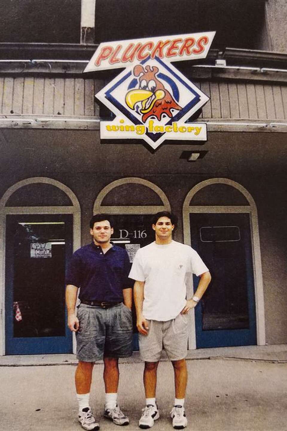 Pluckers celebrates 30 years satisfying Texas munchies
