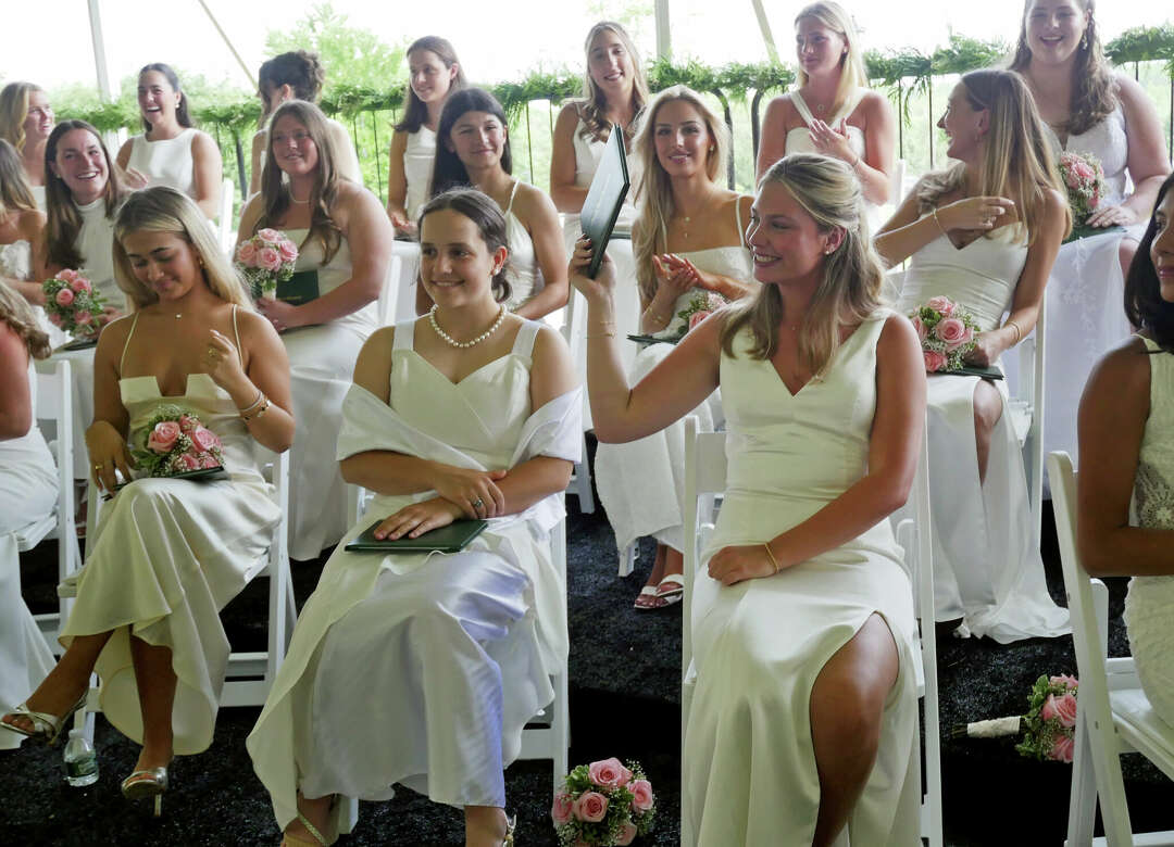 Sacred Heart Greenwich holds 176th commencement ceremony