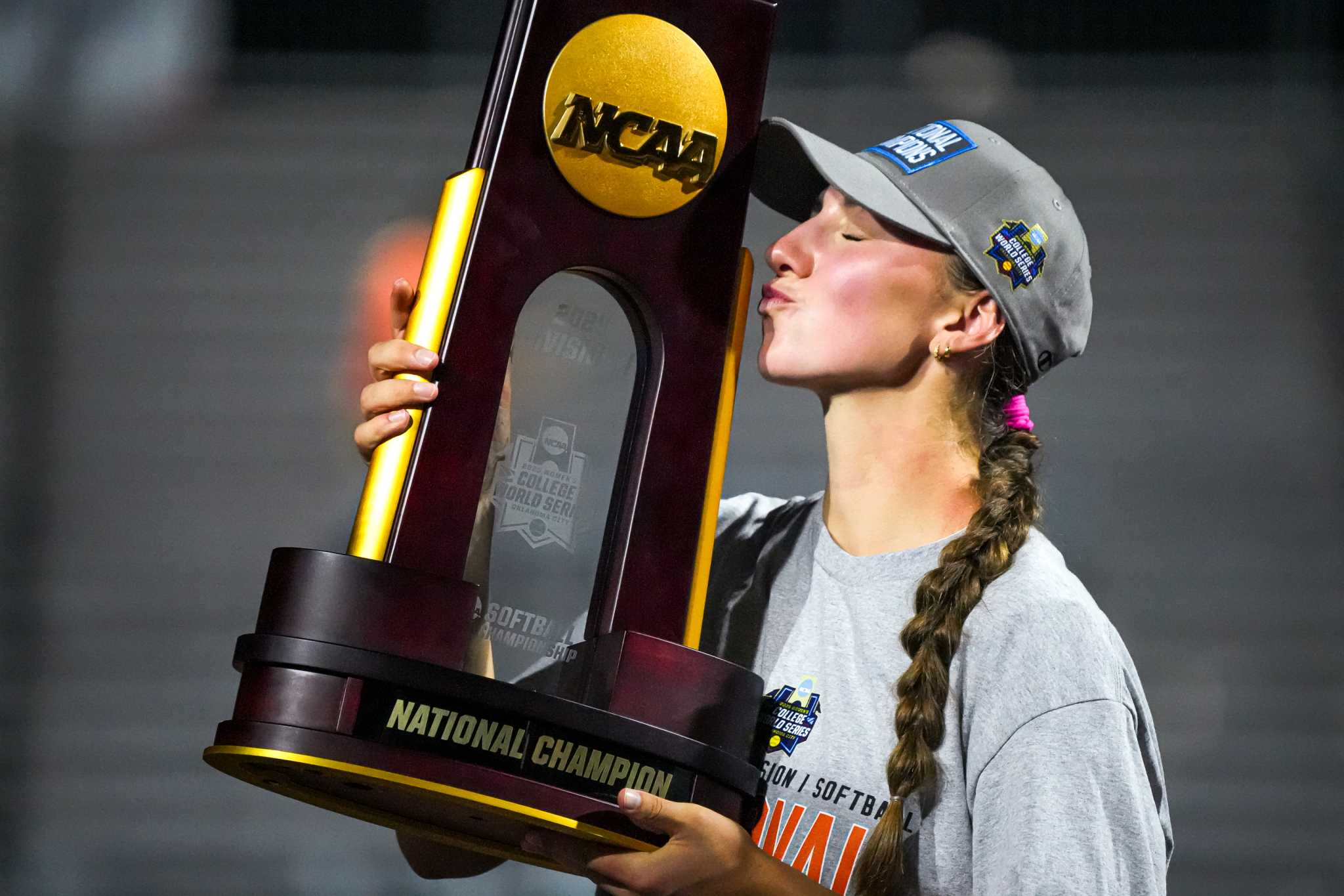 University of Texas Longhorns beat Texas Tech for first softball title