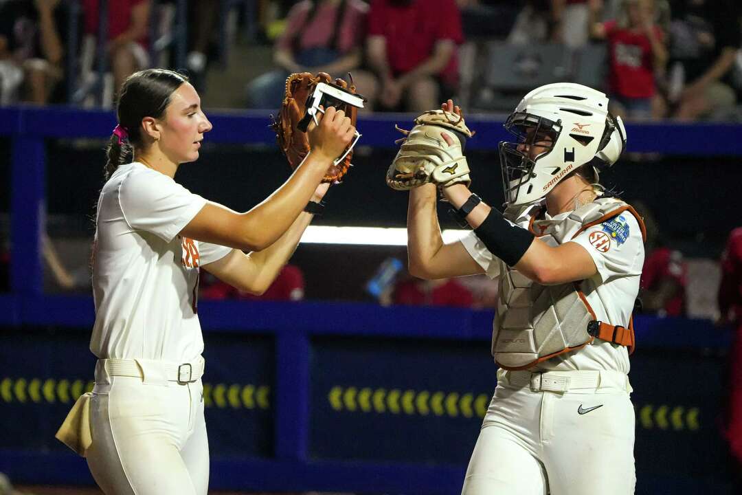University of Texas Longhorns beat Texas Tech for first softball title