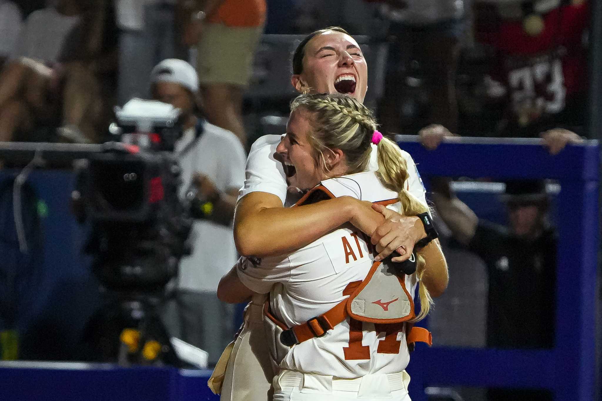 Texas softball WCWS title celebration Saturday set for McCombs Field