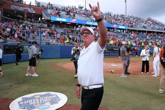 NCAA softball: Texas coach Mike White makes 16th Super Regionals trip