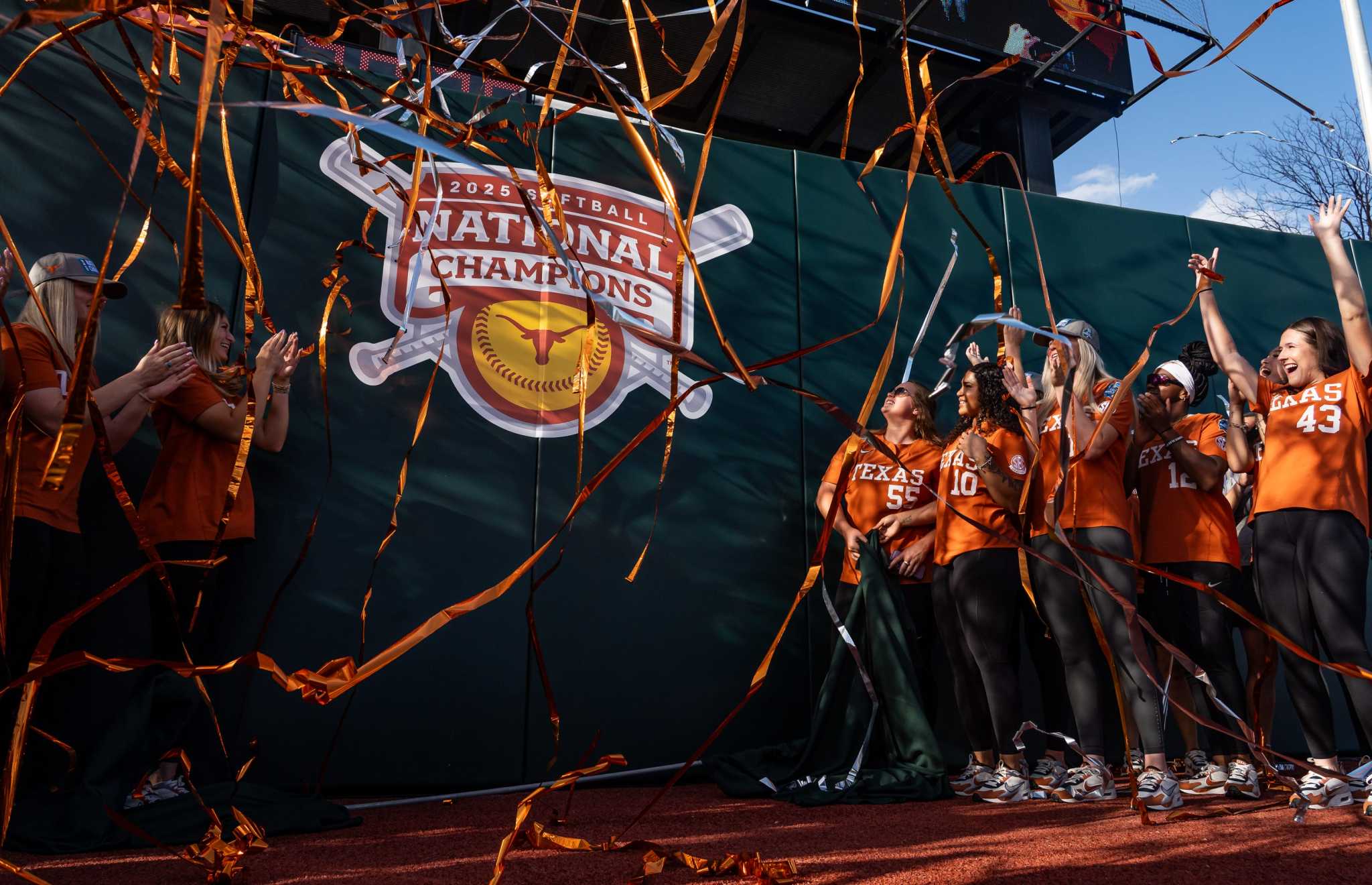 Texas Longhorns softball adds Indiana's No. 3 player to 2027 class