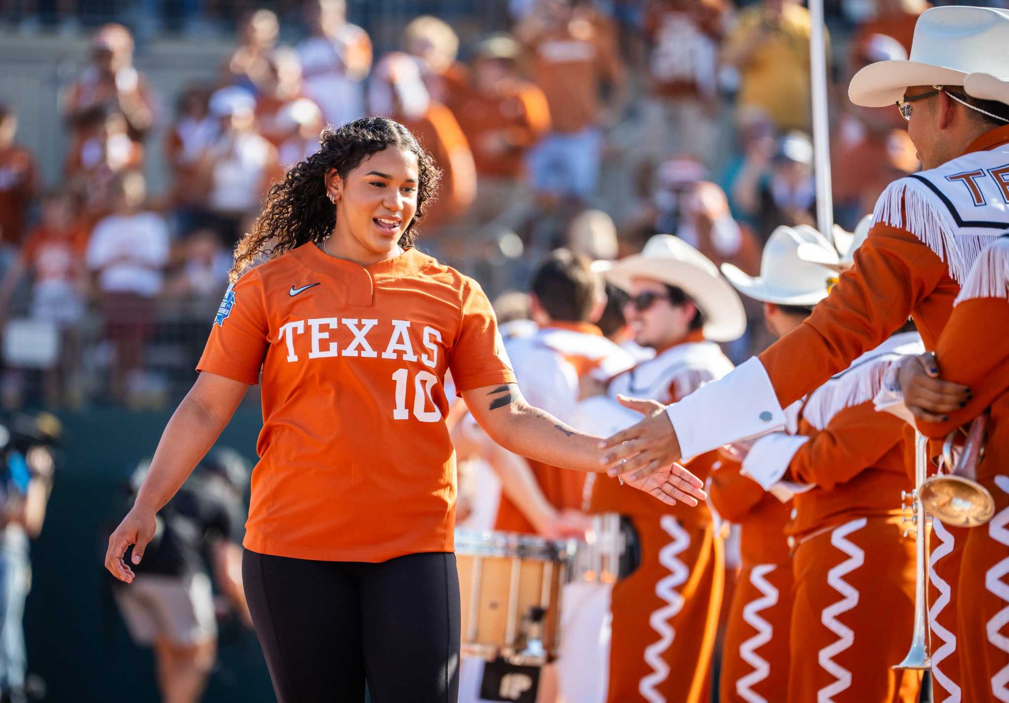 Texas star Mia Scott turns pro, joins Athletes Unlimited