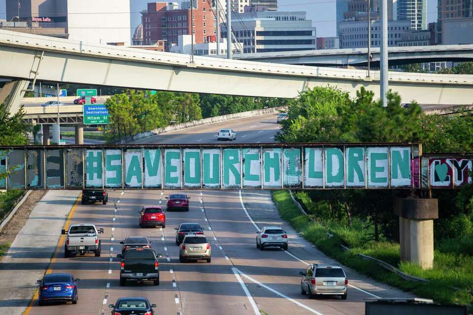 Houston's iconic 'Be Someone' graffiti mural makes its return