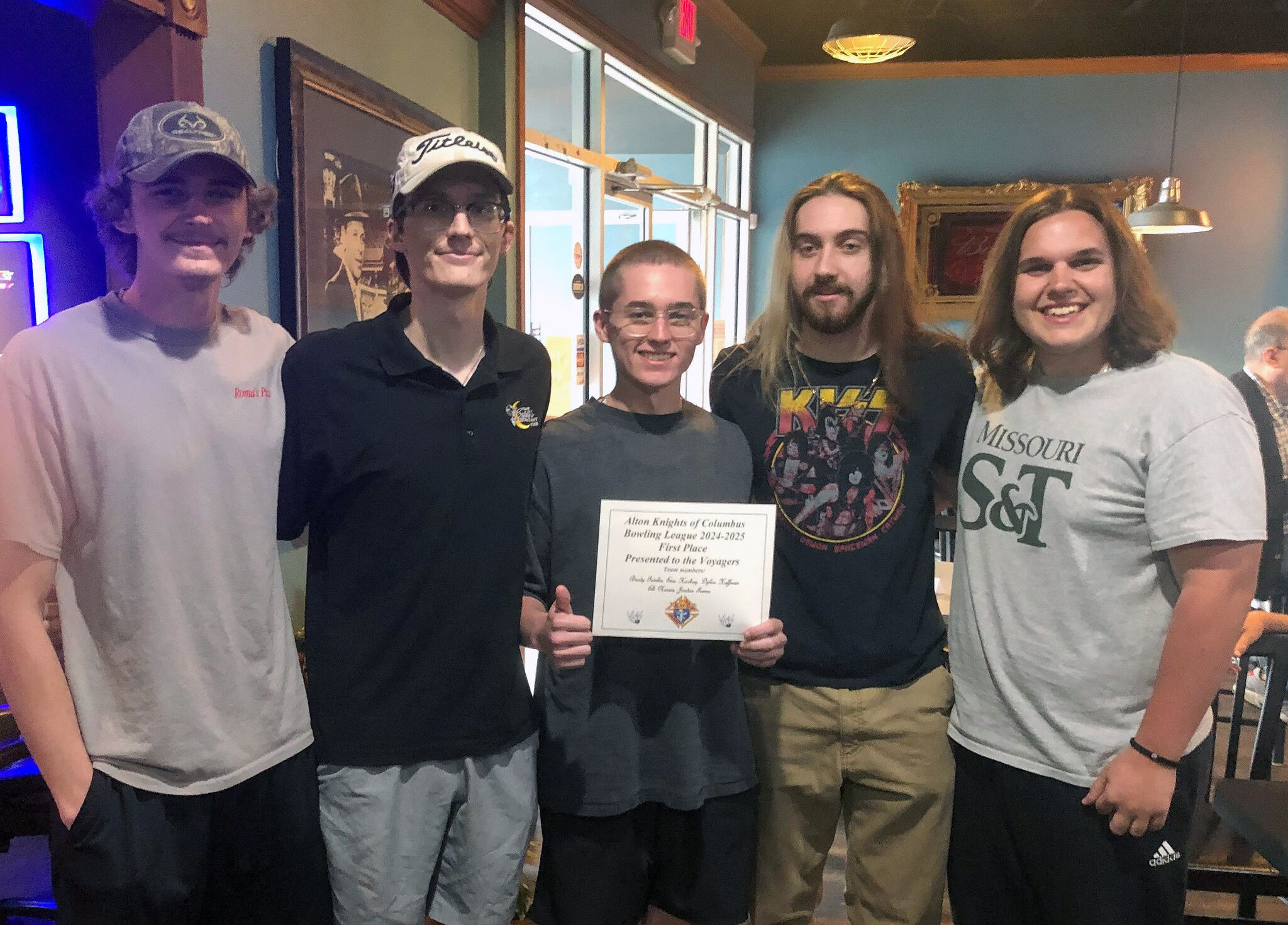 Alton Knights of Columbus bowling league crowns Voyagers, honors top b
