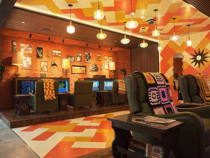 JewBoy Sliders to open inside Pins Mechanical at St. Elmo