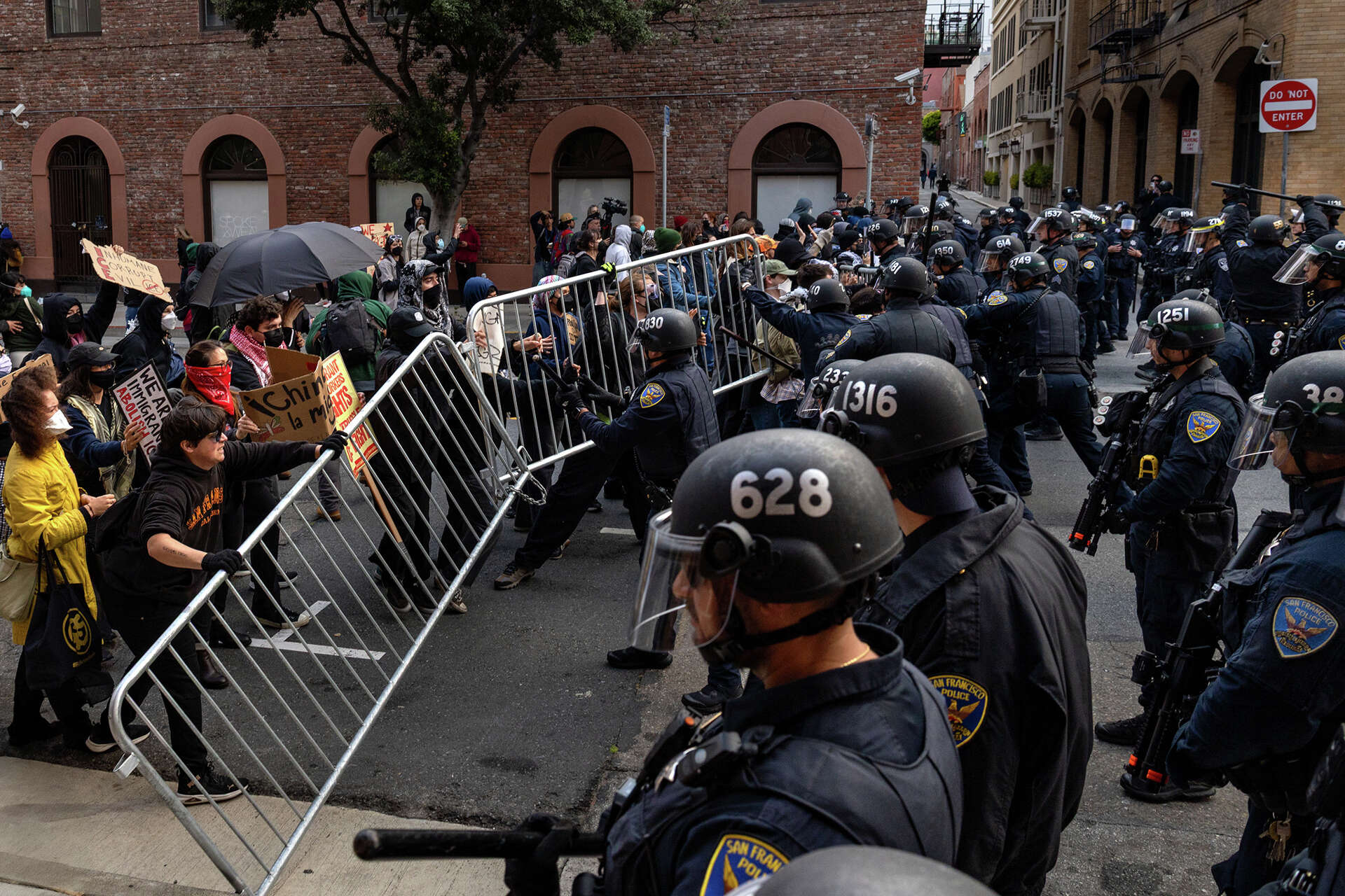 2 officers injured, 60 arrested in ICE protest in San Francisco