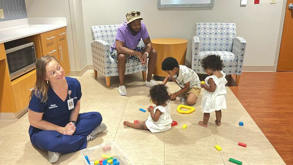 Twins survive after sharing one placenta, amniotic sac in North Austin