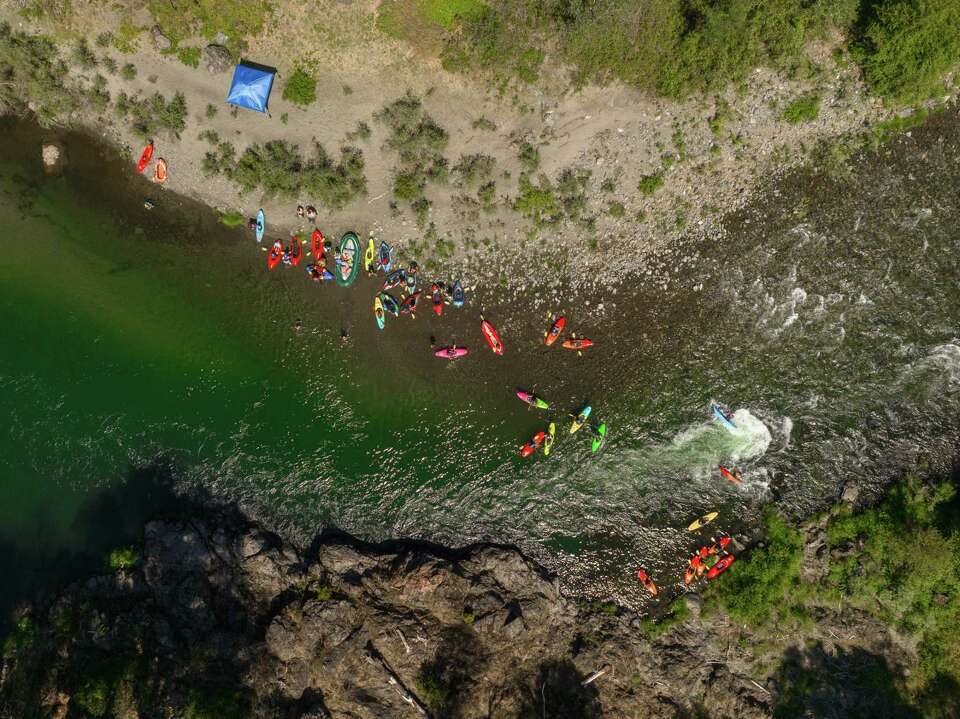 California kayakers launch on 30-day paddle of undammed Klamath River