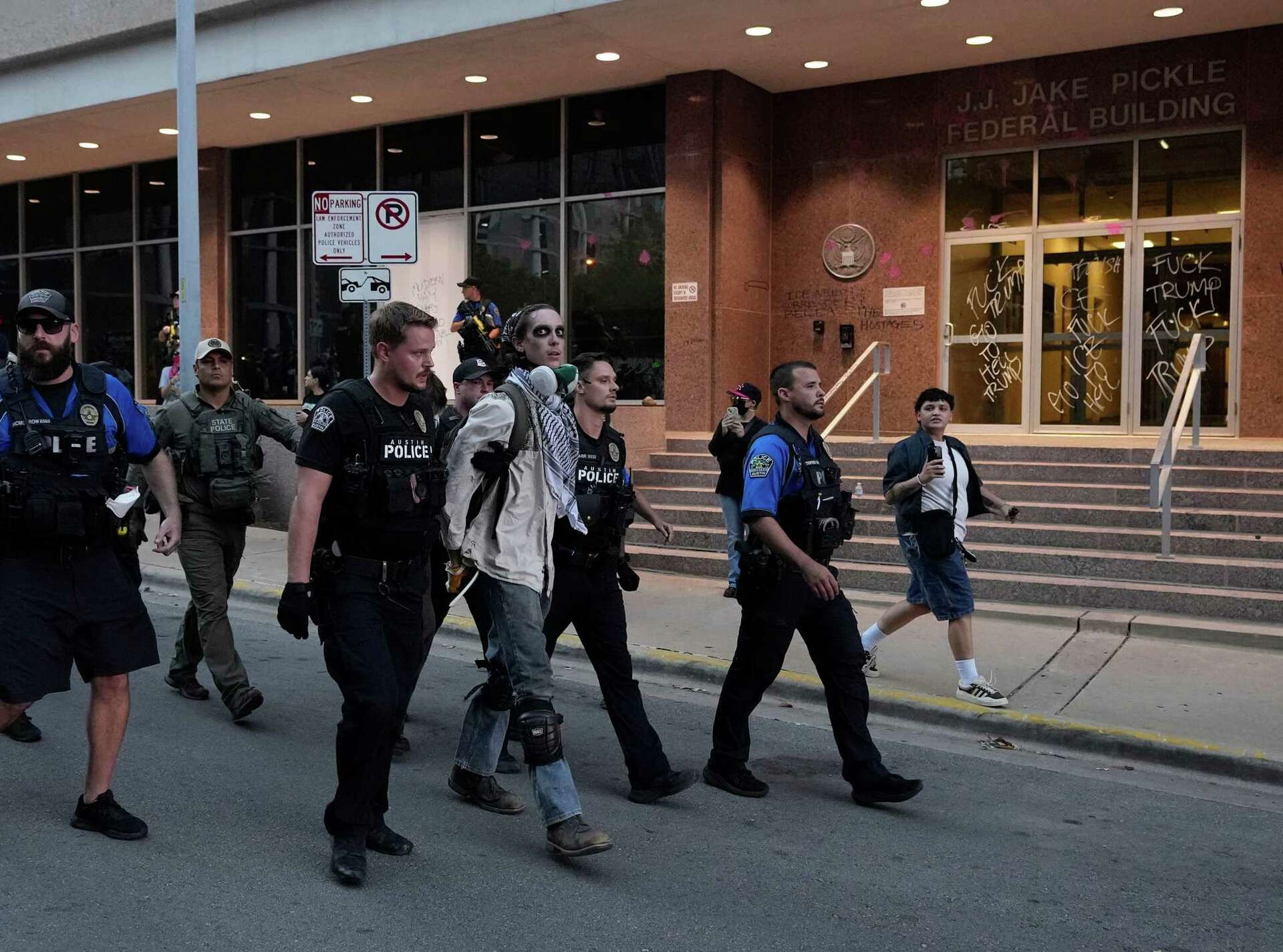 Texas anti-ICE protests: Gov. Greg Abbott deploys National Guard