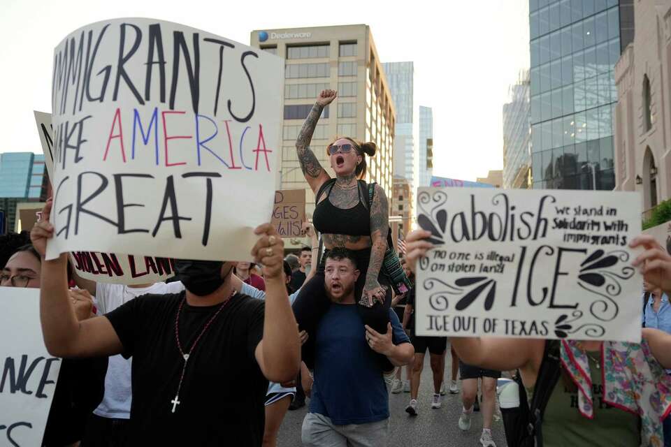 Hundreds march in downtown Austin to show solidarity with LA protests