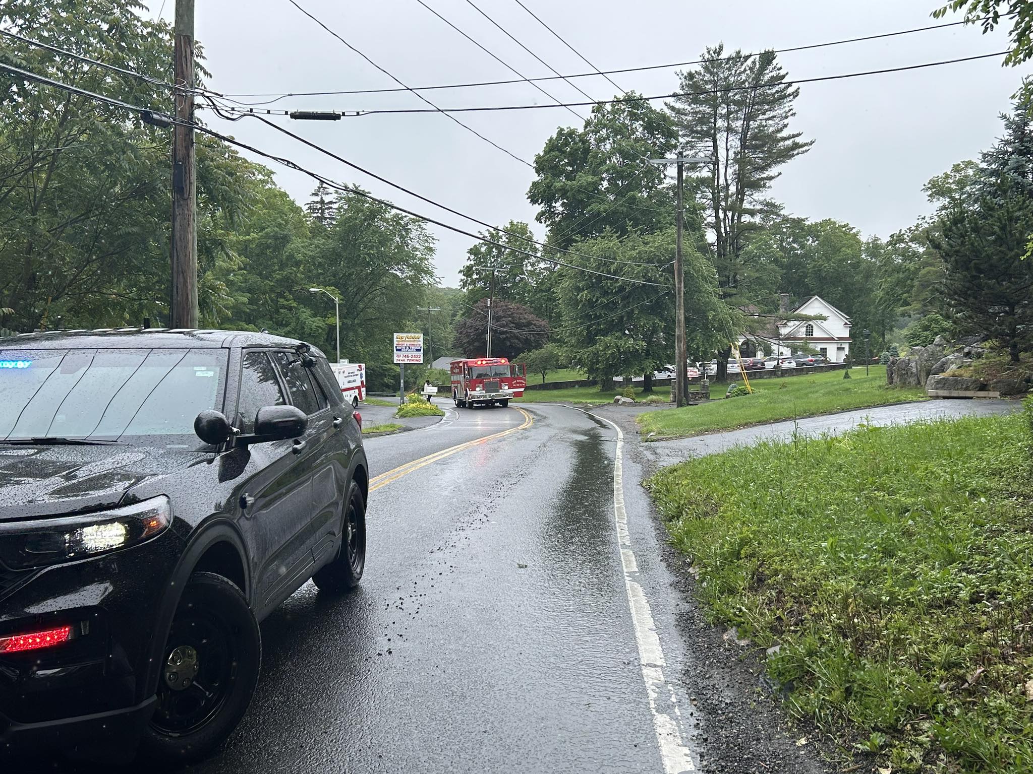 Part of Route 39 in New Fairfield closed after car hits pole: Police