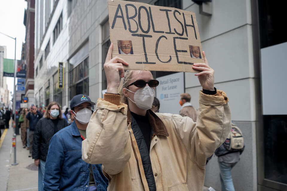 Protest against ICE arrests shuts down San Francisco court