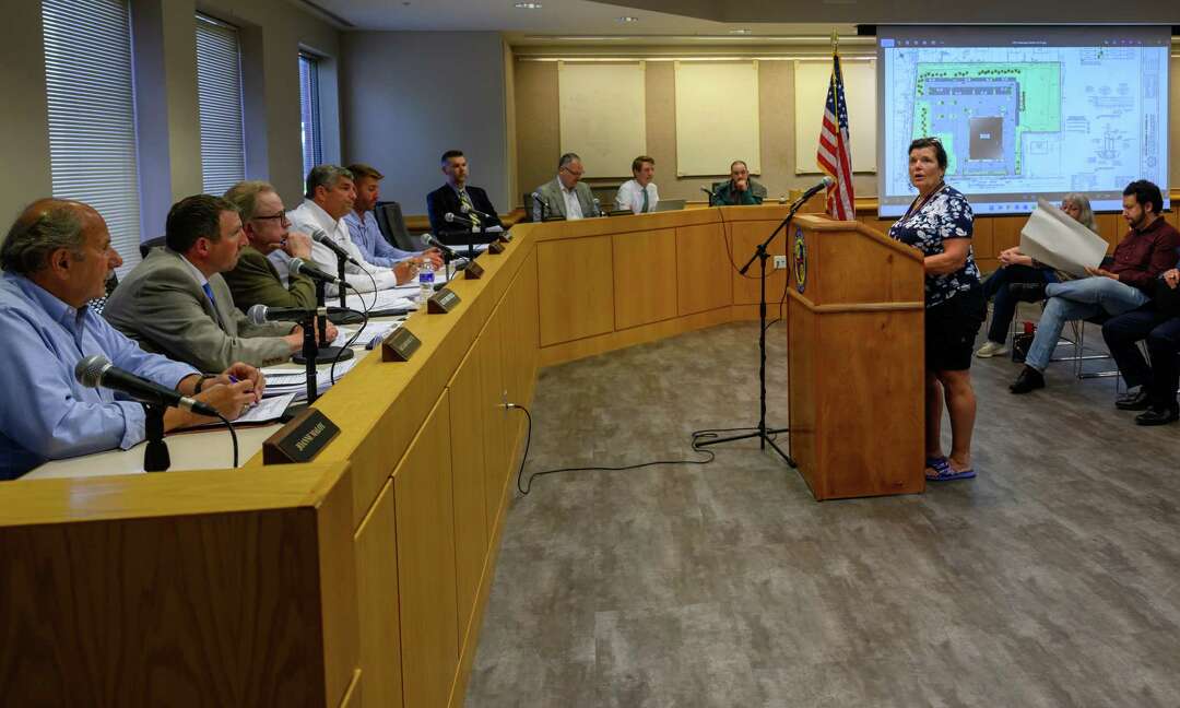 Colonie approves new Tesla dealership on Central Avenue