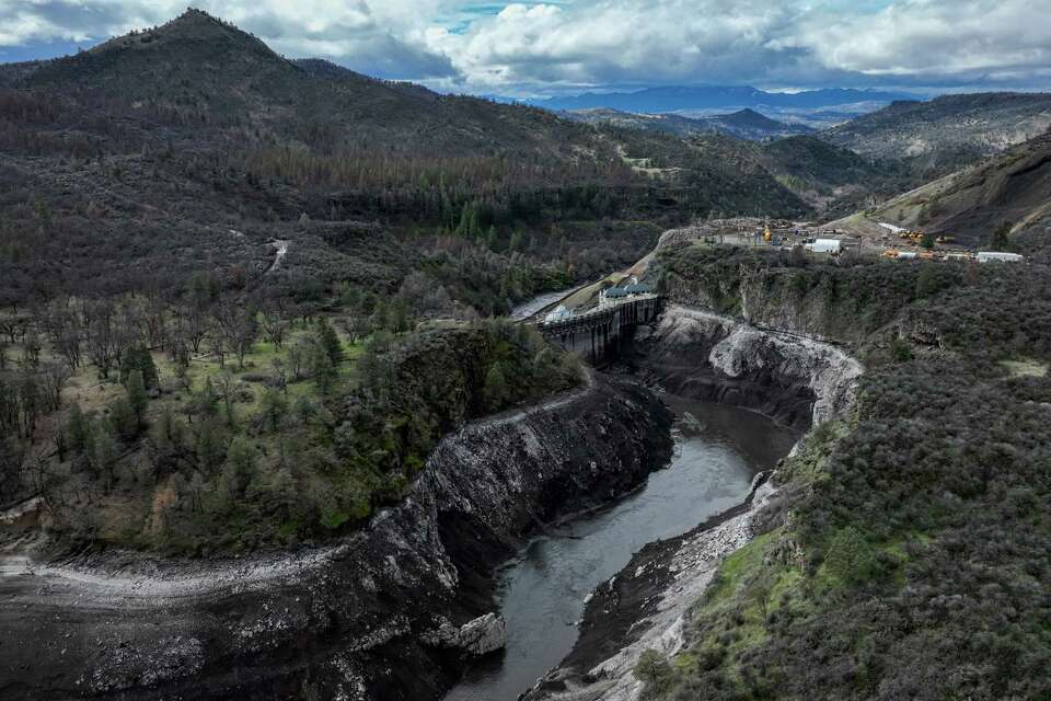 California's dam removal hit a key milestone. Now, there's a problem