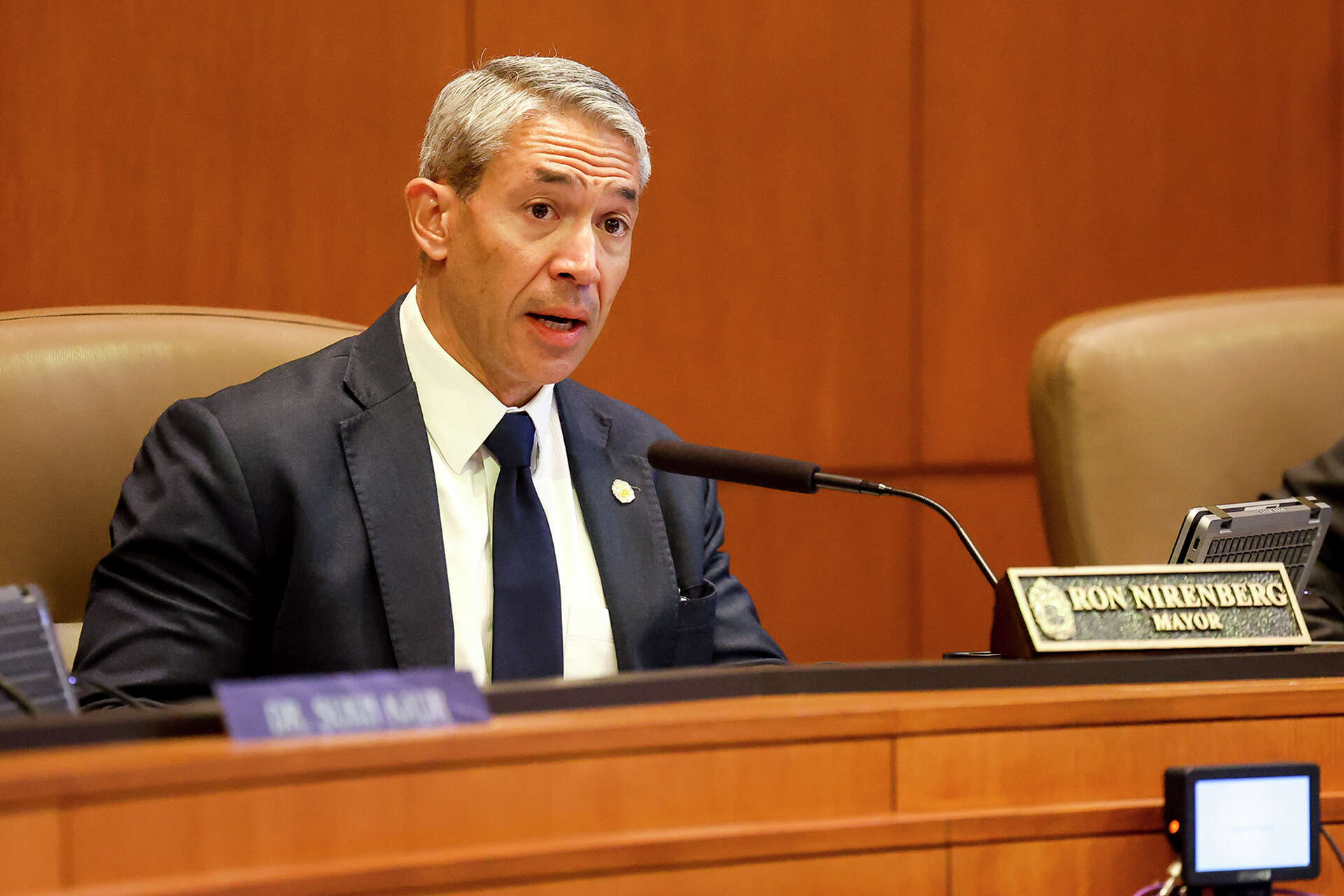 Ron Nirenberg files campaign paperwork for Bexar County Judge