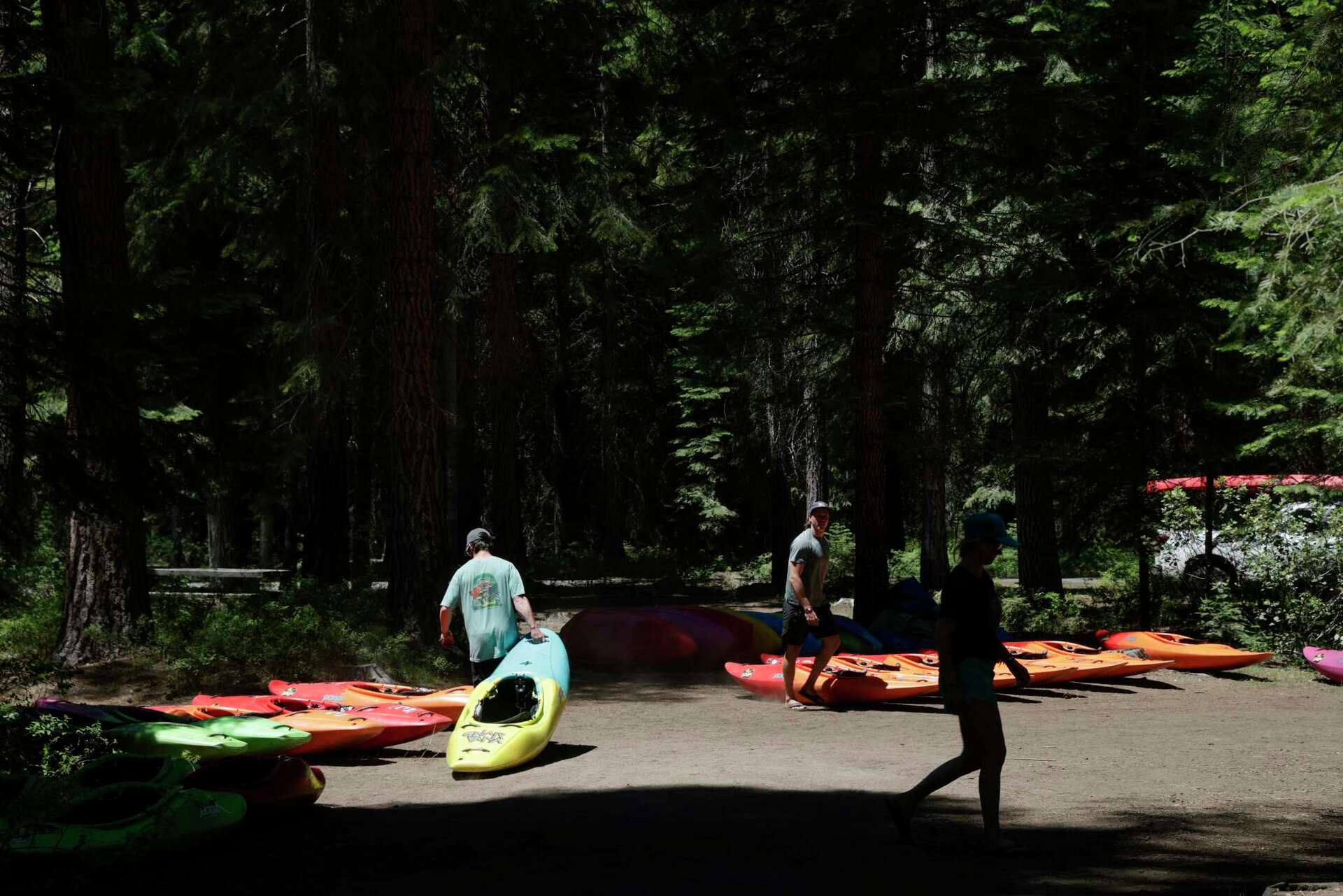 California kayakers launch on 30-day paddle of undammed Klamath River