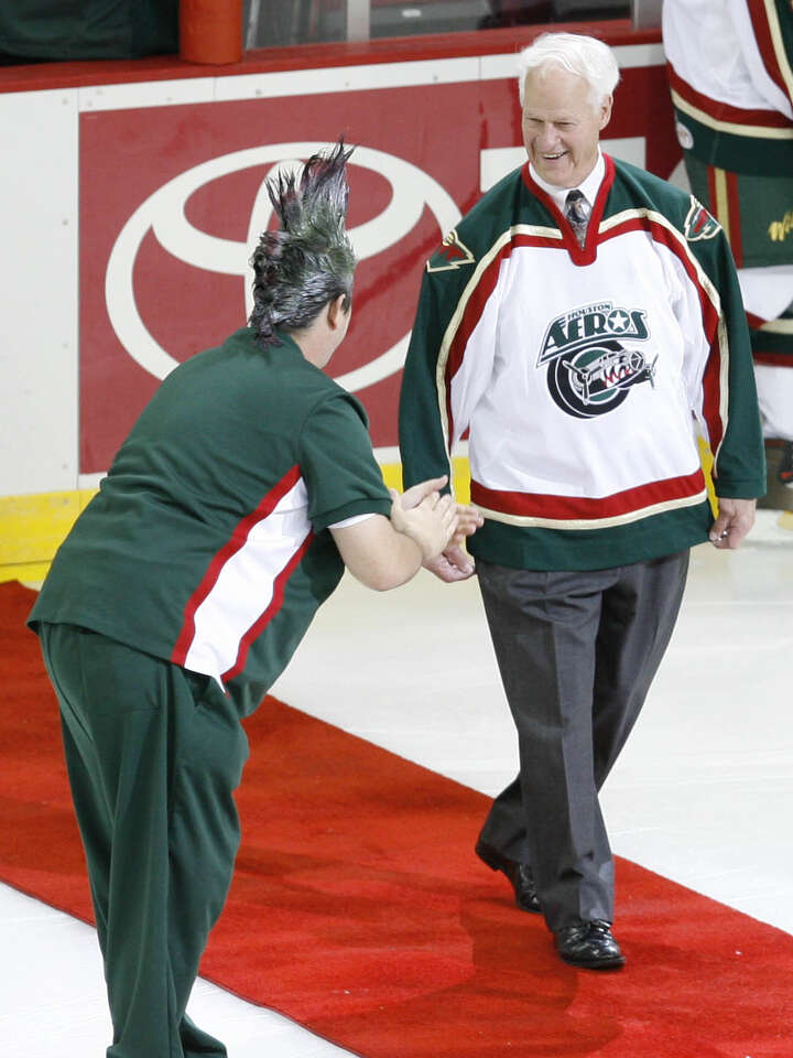 How did Gordie Howe end up playing hockey in Houston? Aeros were smart