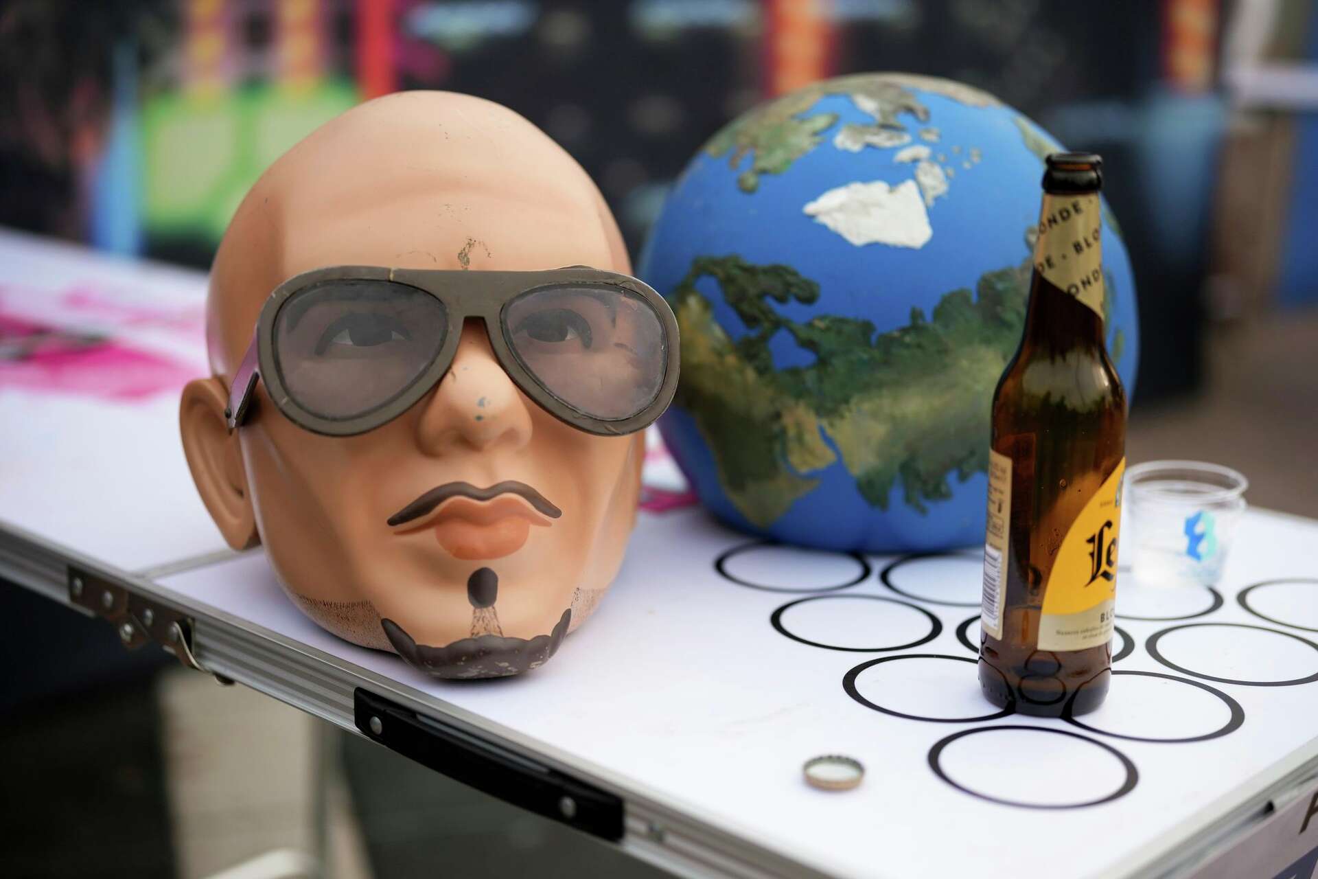 Thousands of Pitbull fans party like clones worldwide