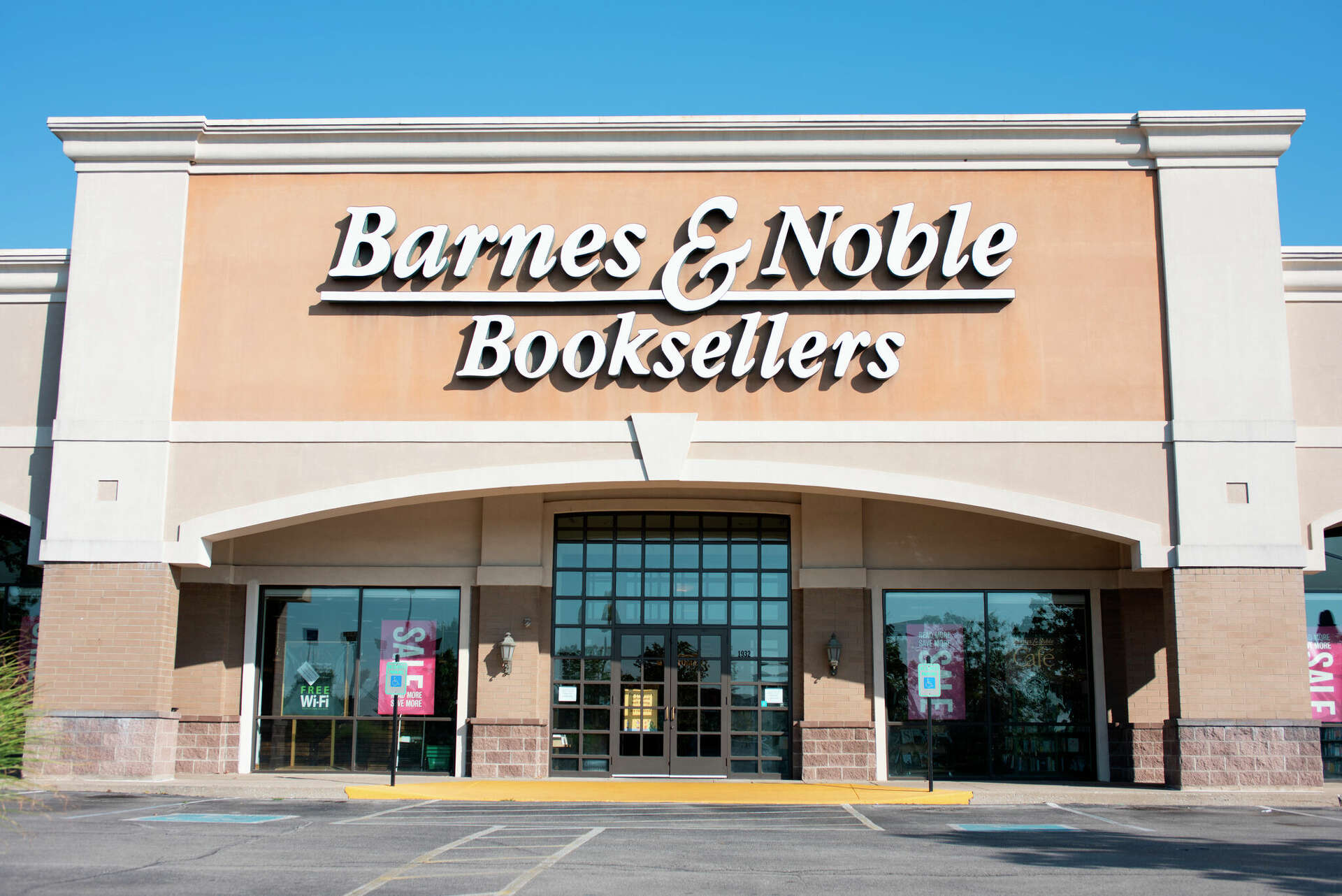 Barnes & Noble to open 18th CT store in Southbury June 18