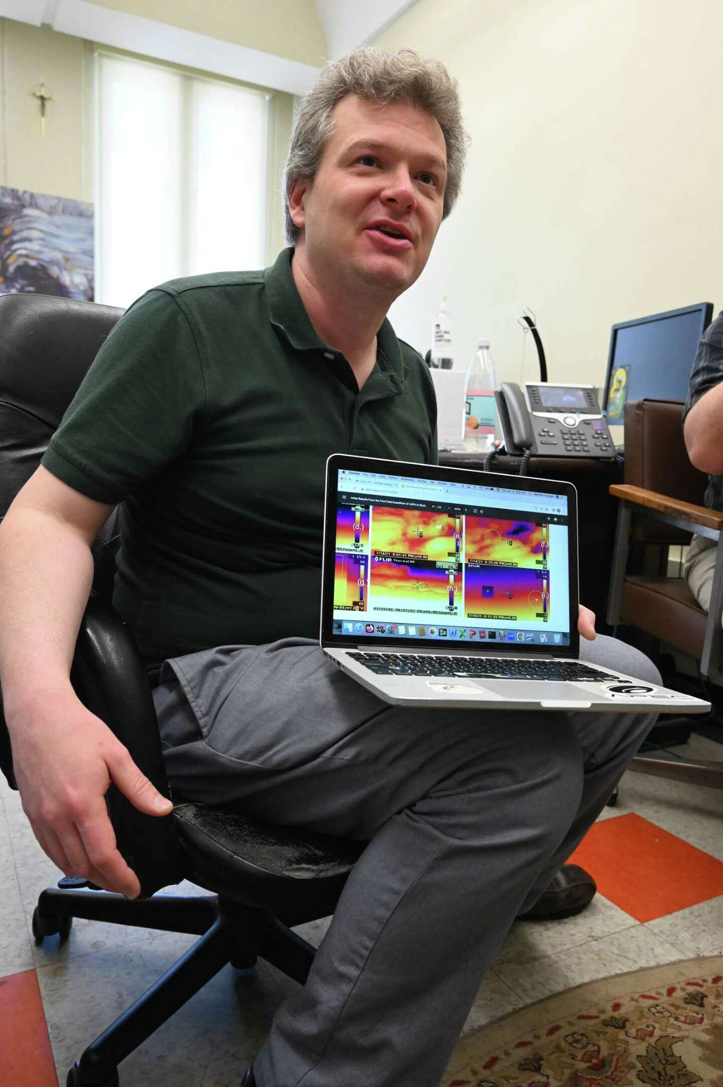 University at Albany professors aim to create scientific UFO study