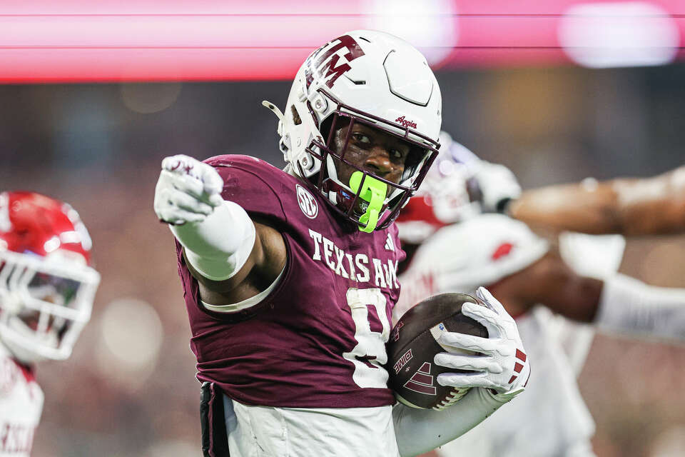 Texas A&M 2025 depth chart: Le'Veon Moss, Rueben Owens star
