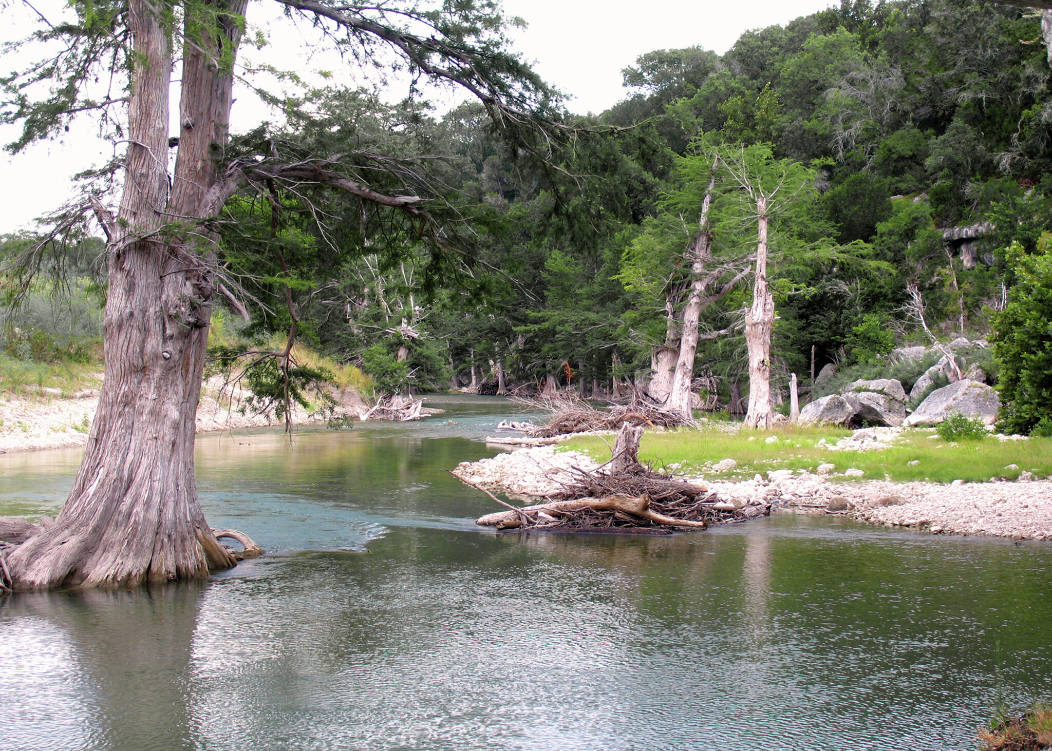 'Sheriff Zaddy' steals hearts of Guadalupe River floaters