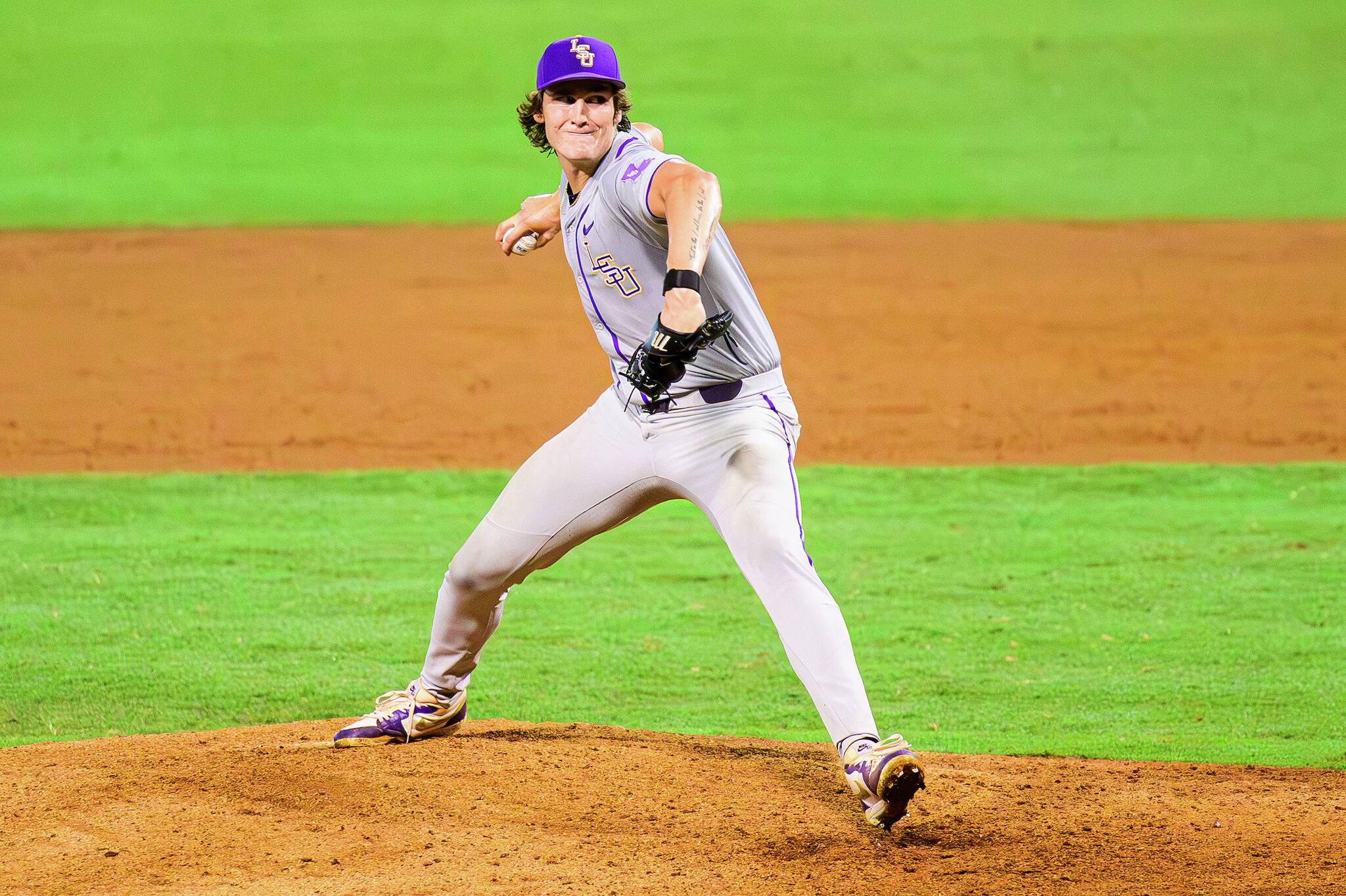 Chase Shores seeks second LSU title in College World Series finals