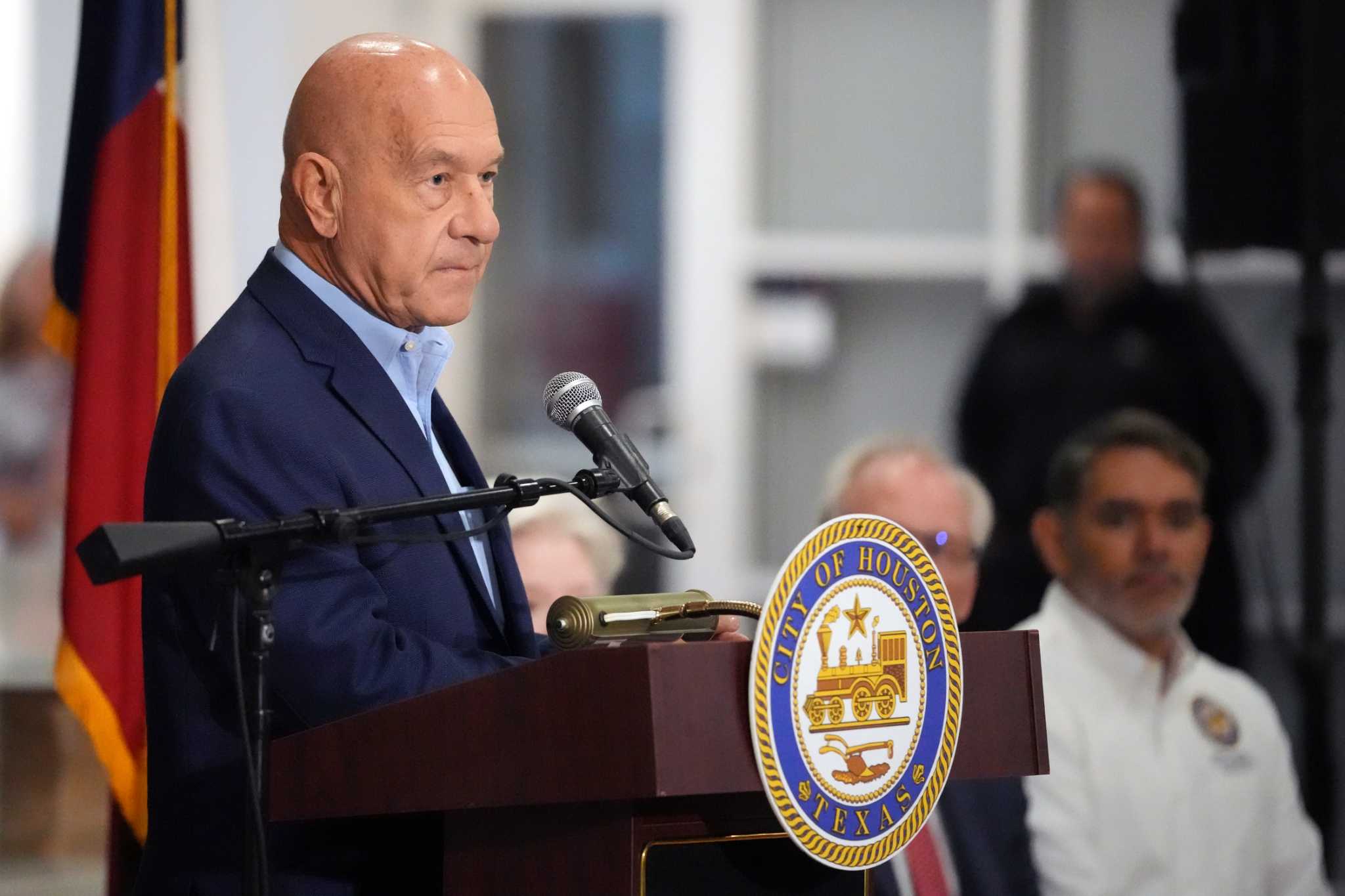 Mayor John Whitmire, Reliant officials unveil 12 centers to escape the