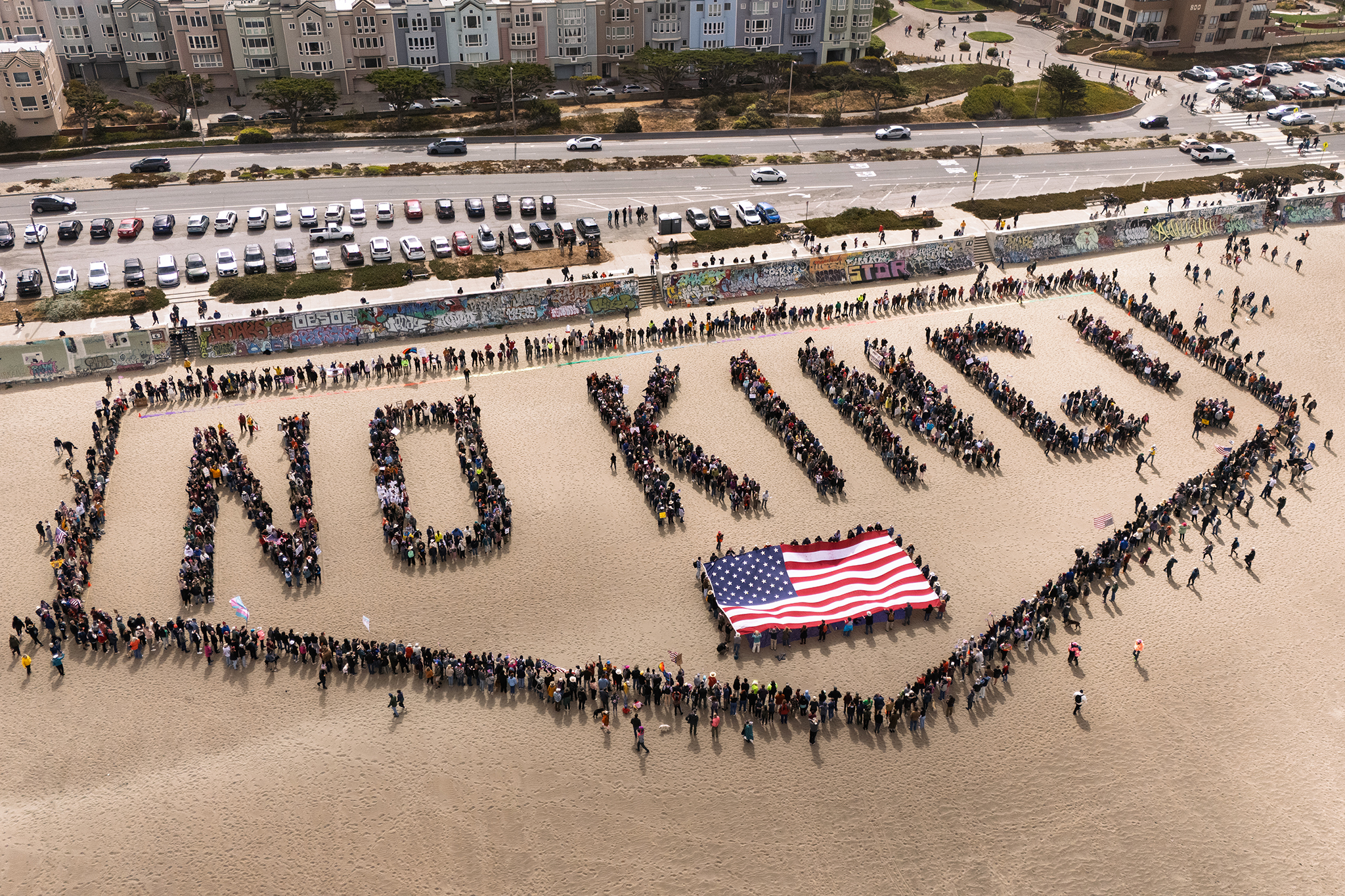 Hundreds form human banner at SF's Ocean Beach for 'No Kings' protests