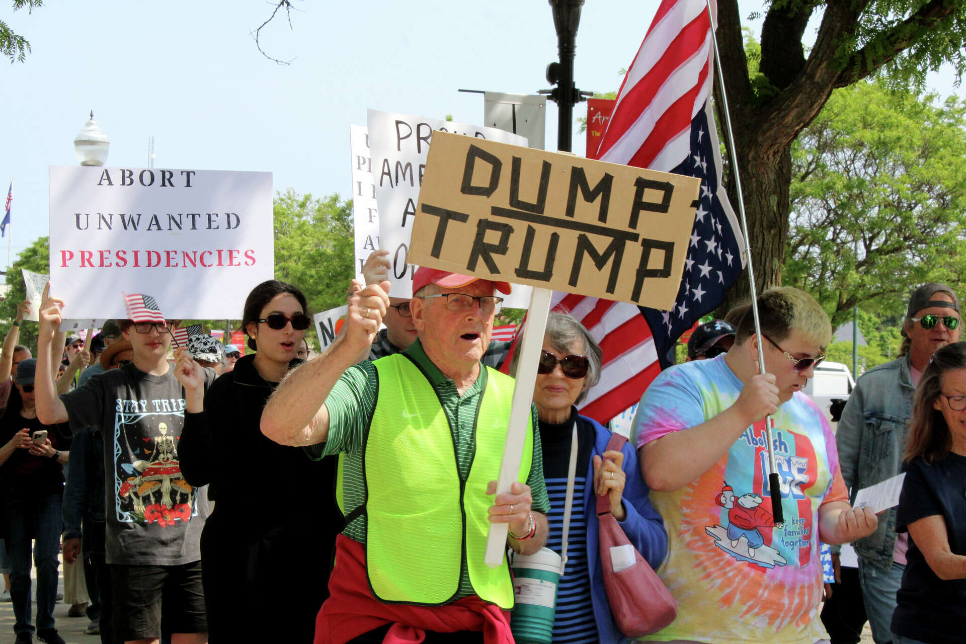 Big Rapids 'No Kings' protest draws hundreds in West Michigan