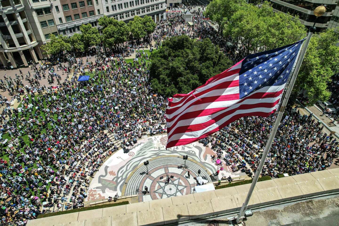 No Kings Day: Thousands pack Bay Area streets and parks to defy Trump